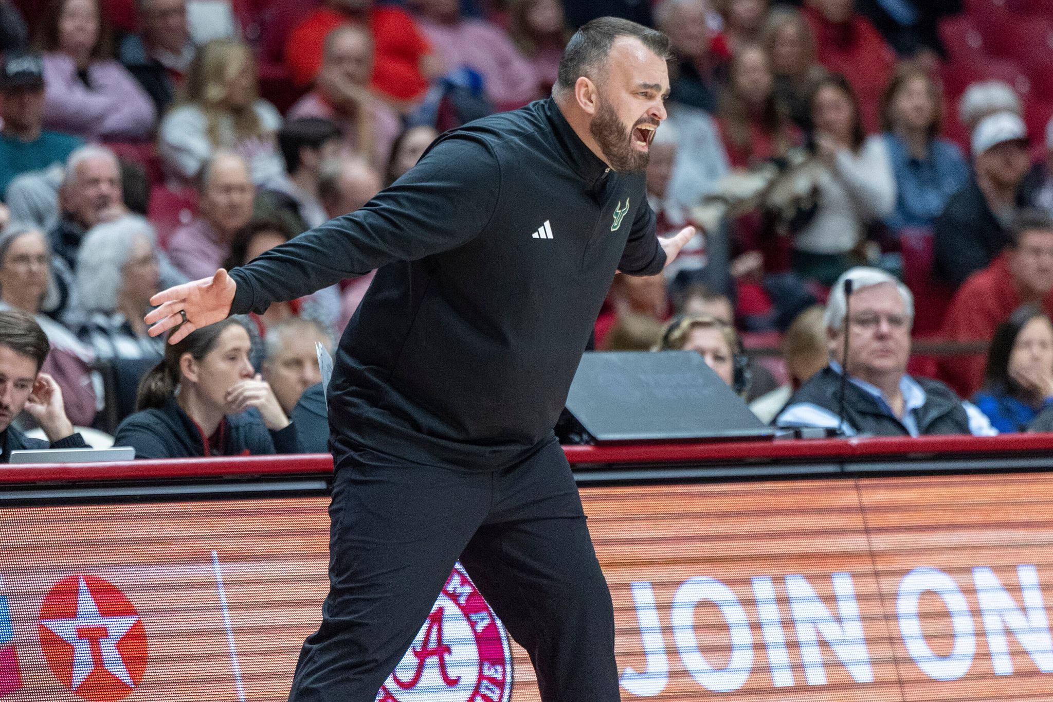 Hodgson's NCAA Tournament homecoming filled with painful, uplifting ...