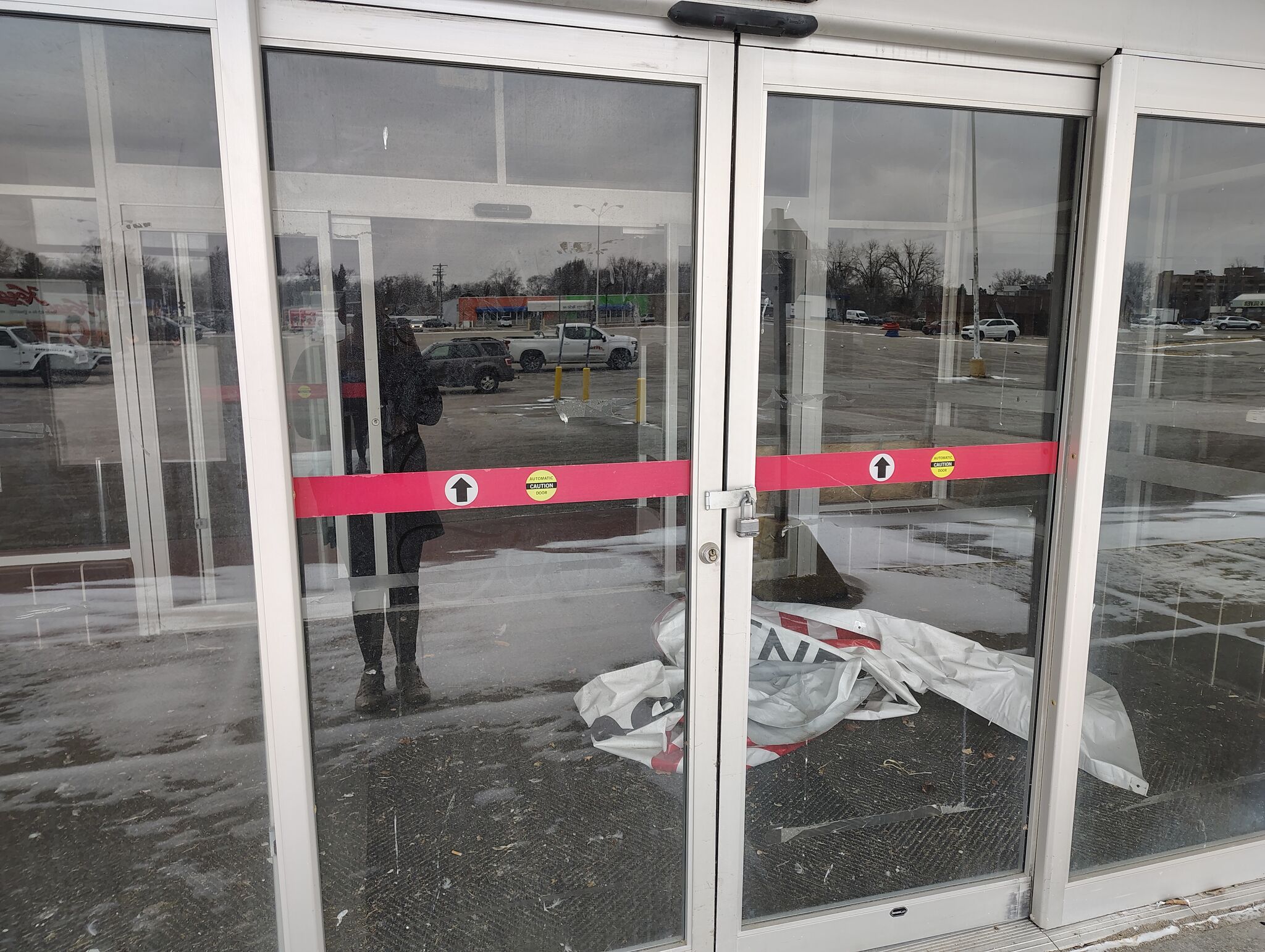 Former Midland Kmart still sits empty on S. Saginaw