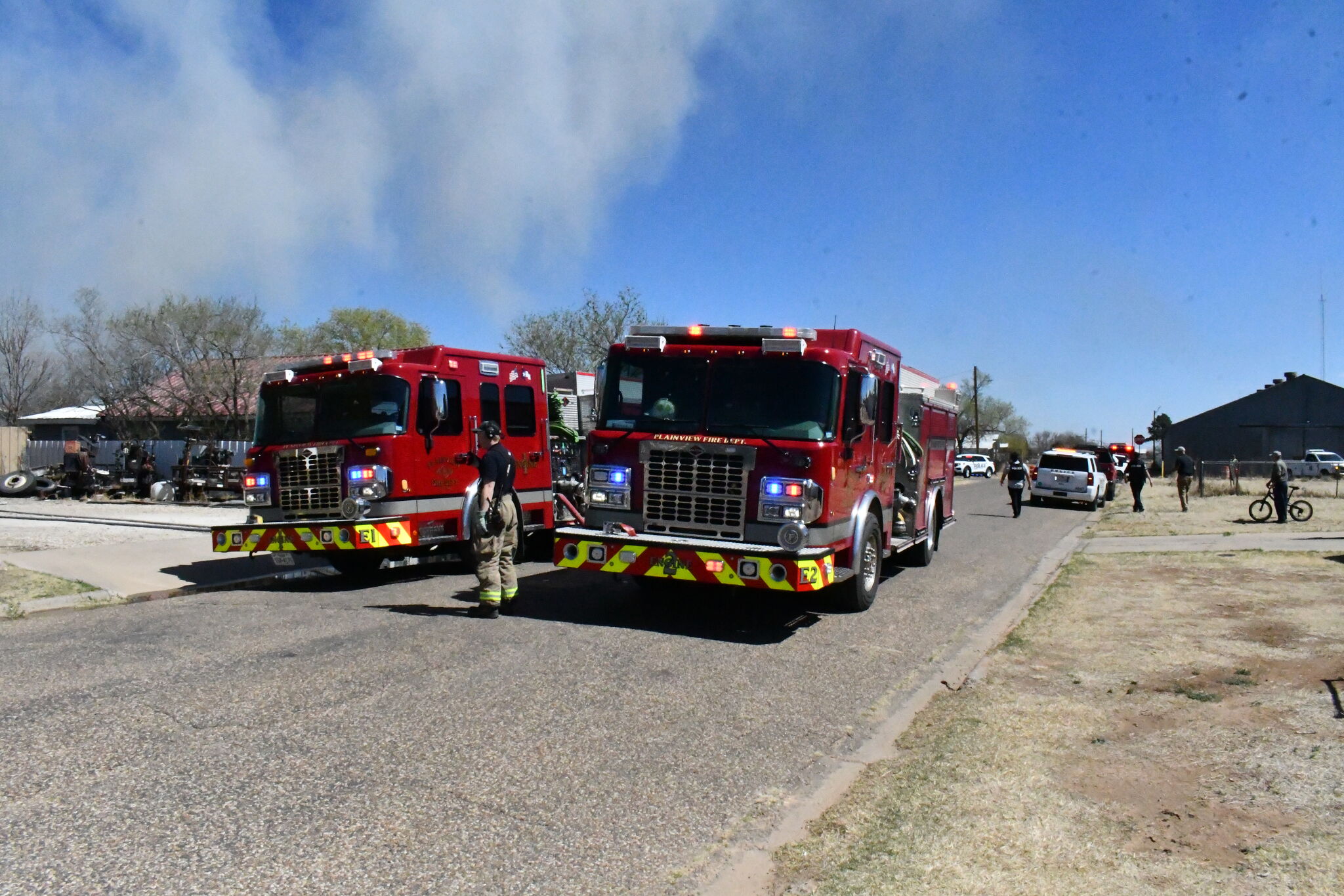 Plainview police, fire crews respond to apparent semi fire