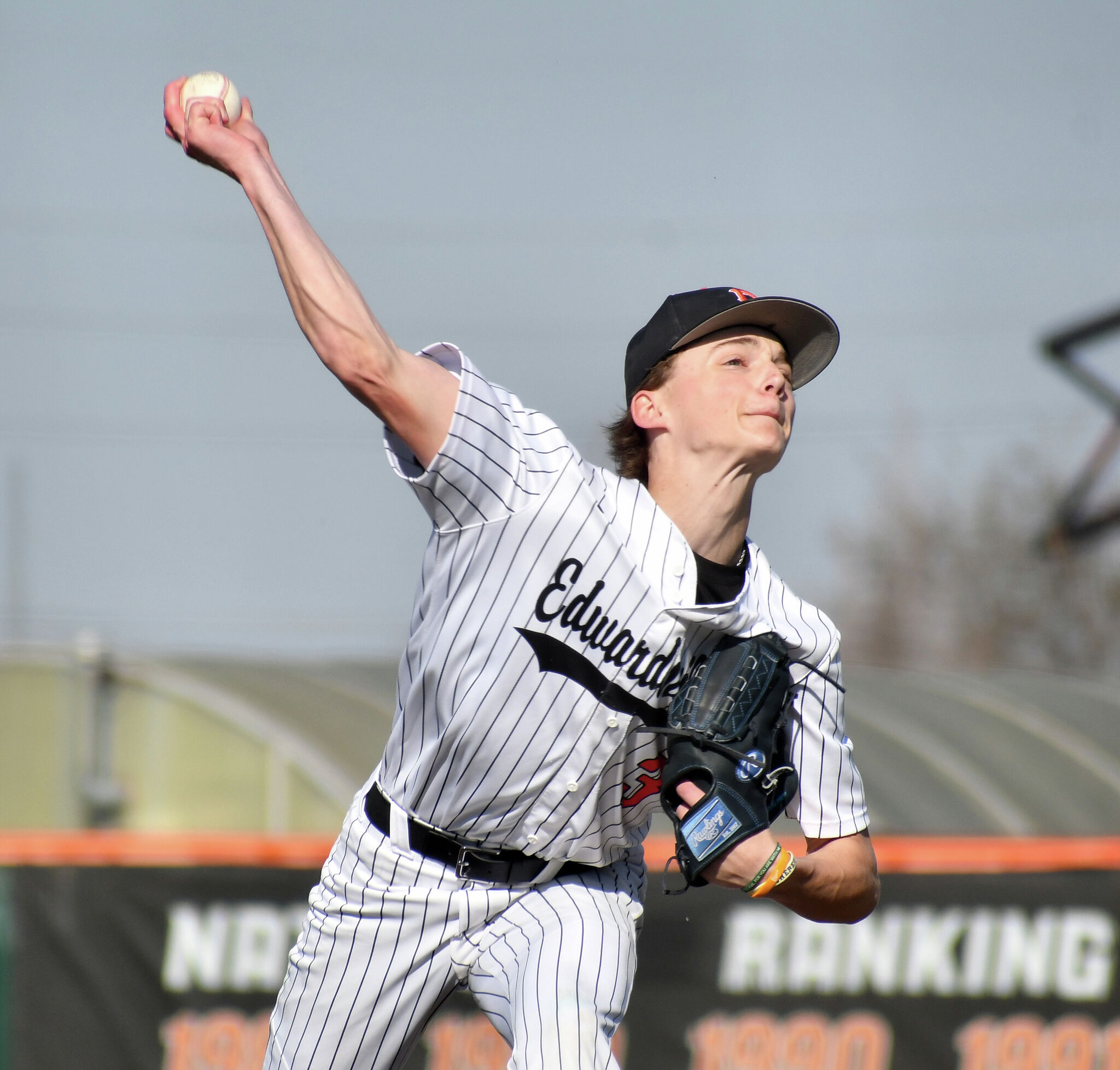 Edwardsville opens season in Metro-East Kickoff Classic