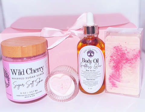 Ansonia mom turns yard into flower farm and handcrafts body products