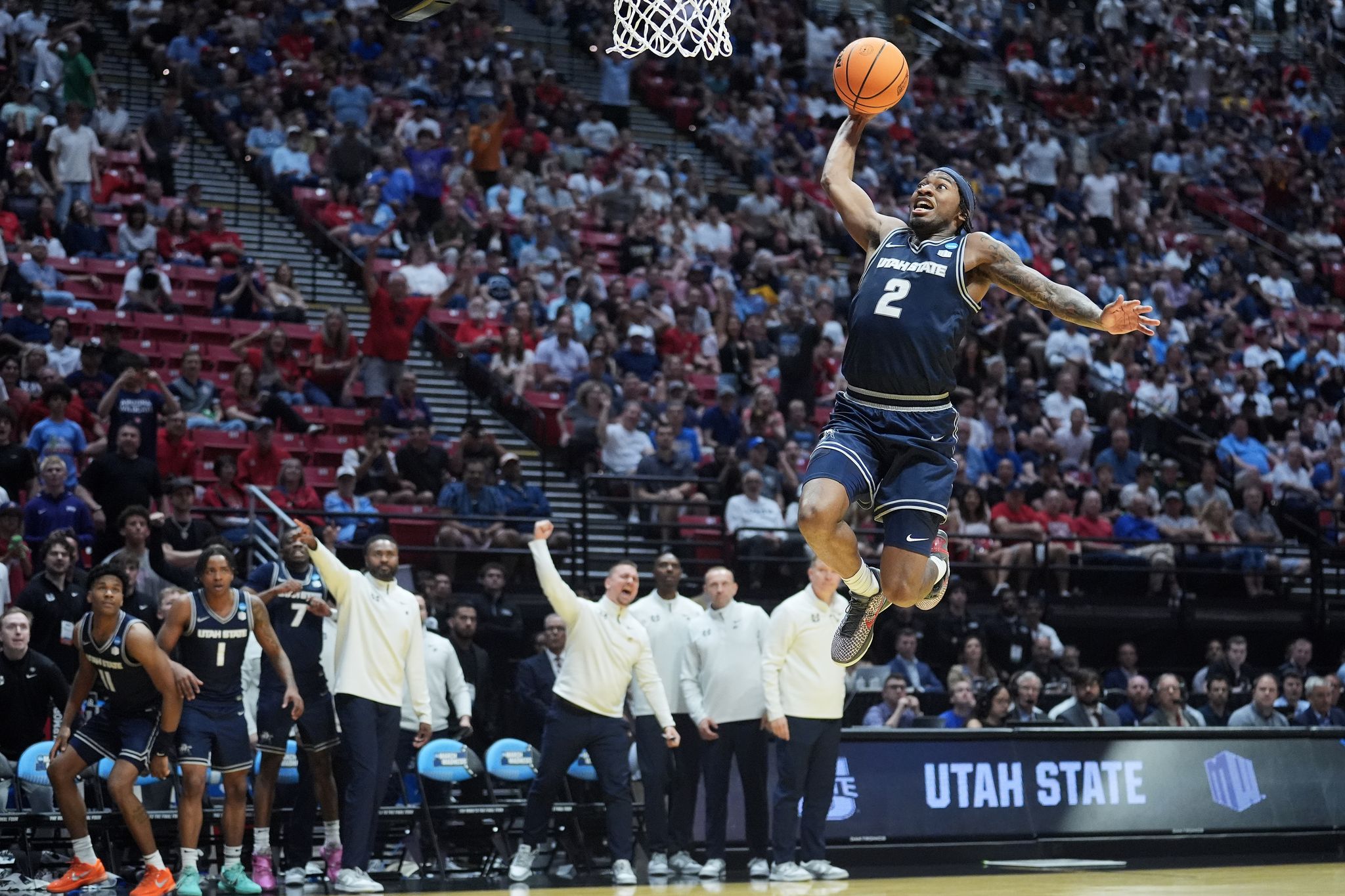 Collins scores 20 points to lead Utah State over Villanova 86-76 in ...