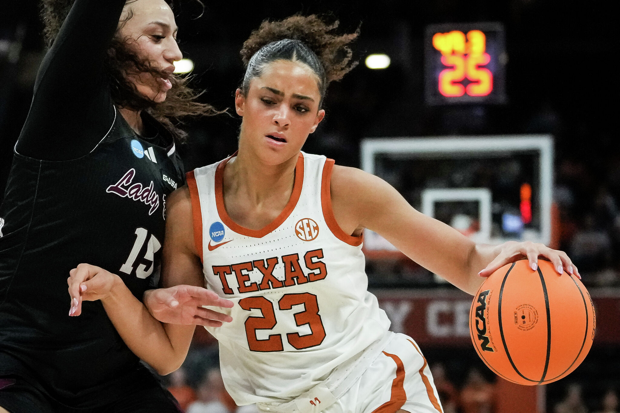 NCAA transfer portal: Texas transfer Aaliyah Crump commits to Duke