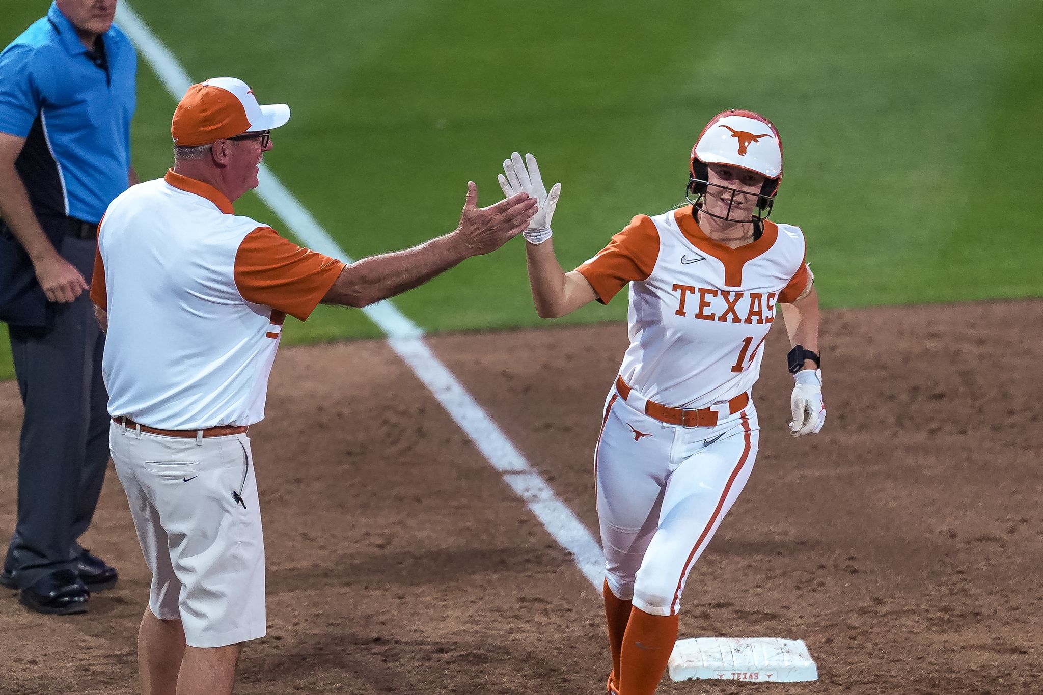 Katie Stewart, Reese Atwood lead Texas softball's powerful offense