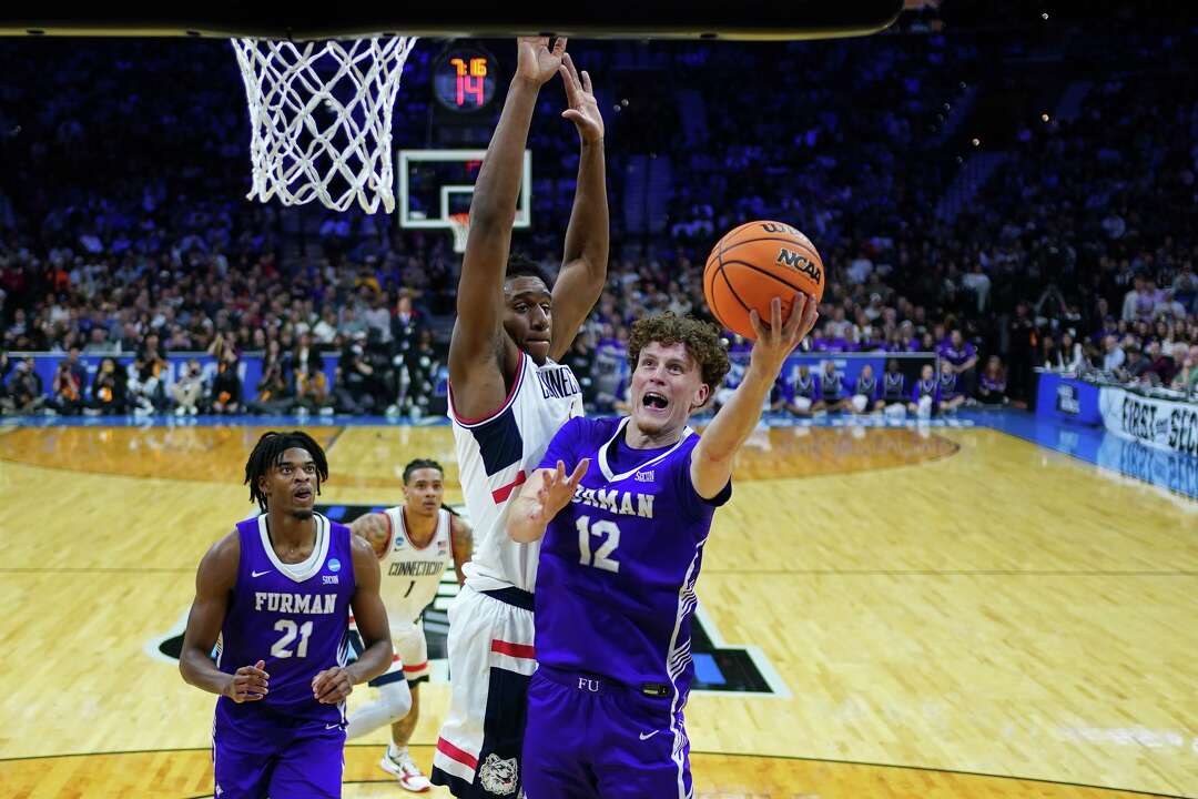 Tarris Reed Jr. has 31 points and 27 rebounds as No. 2 UConn beats ...