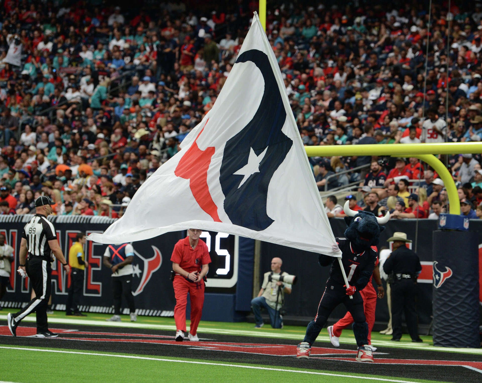 Houston Texans' logo appears on semi-pro football team in Indiana