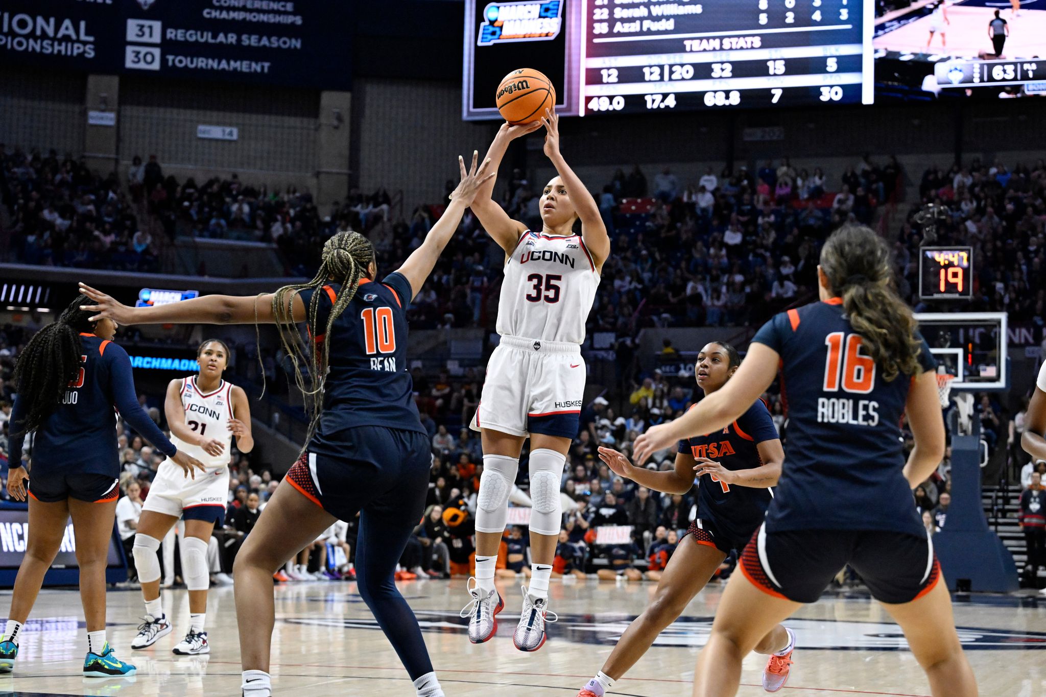 UConn women overwhelm UTSA 90-52 as the Huskies roll in their March ...