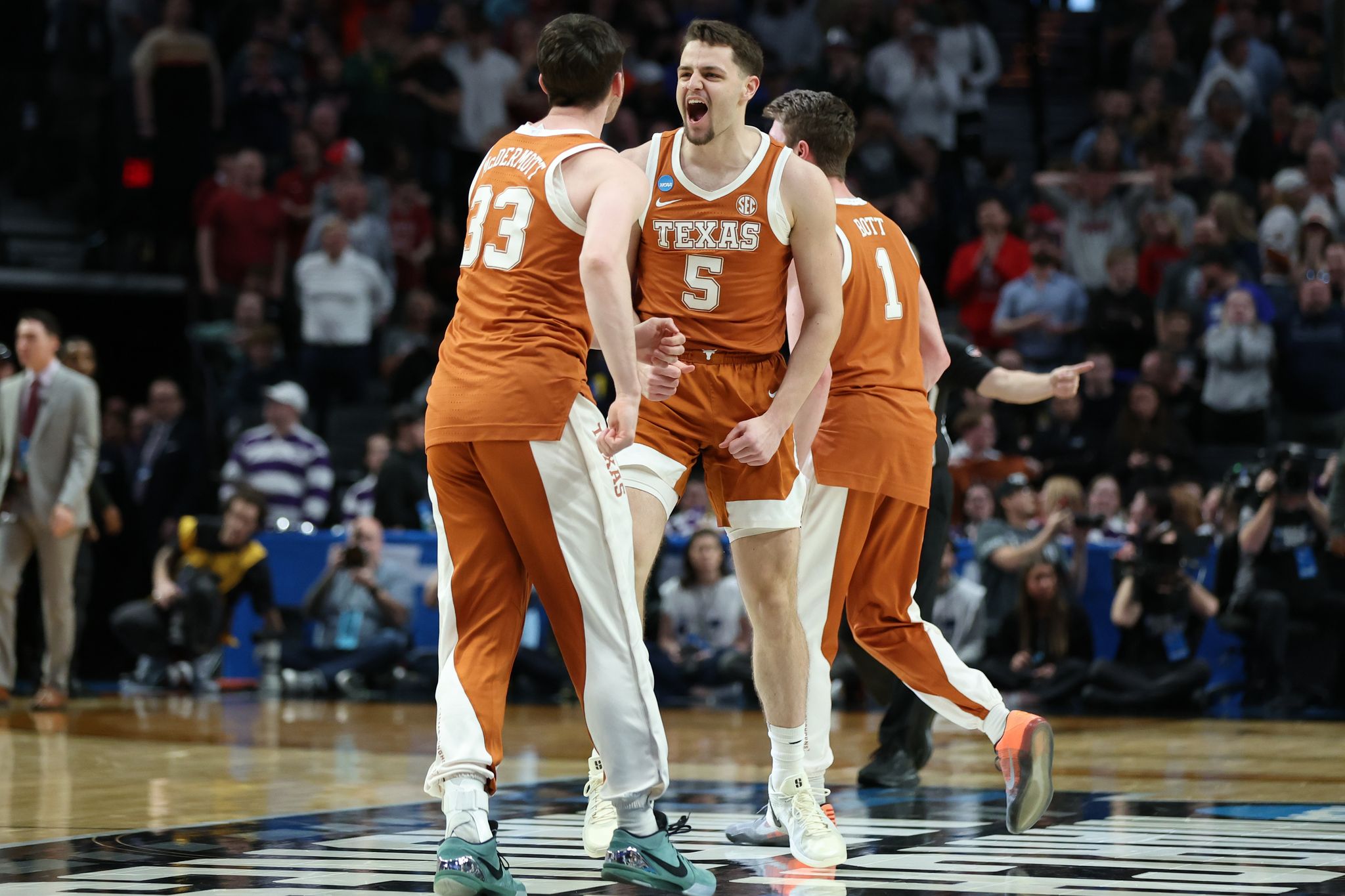 Texas goes from First Four to Sweet 16, beating Gonzaga 74-68 in March ...