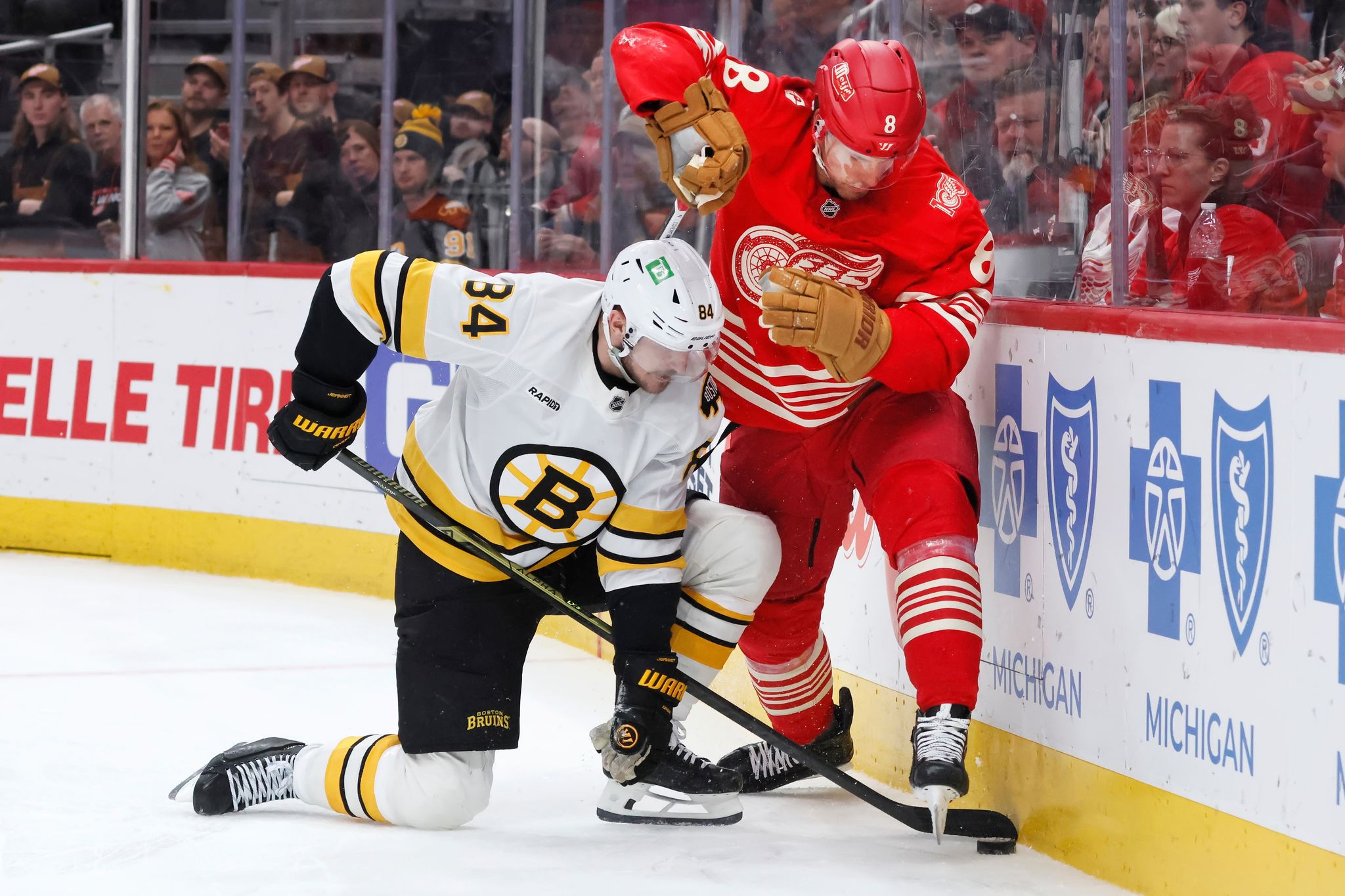 Bruins beat the Red Wings 4-2 in an Eastern Conference wild-card showdown