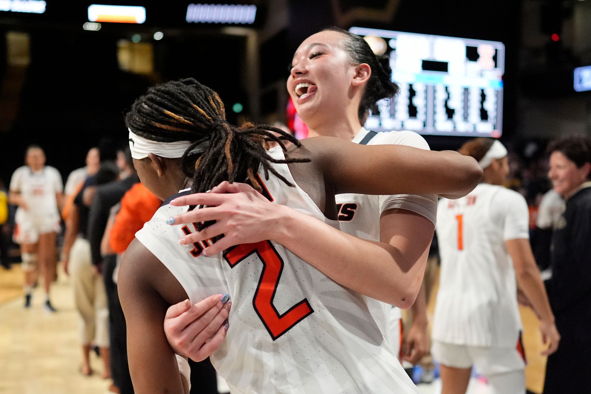 Illinois beats Colorado for 1st round win as youngest team in women's ...