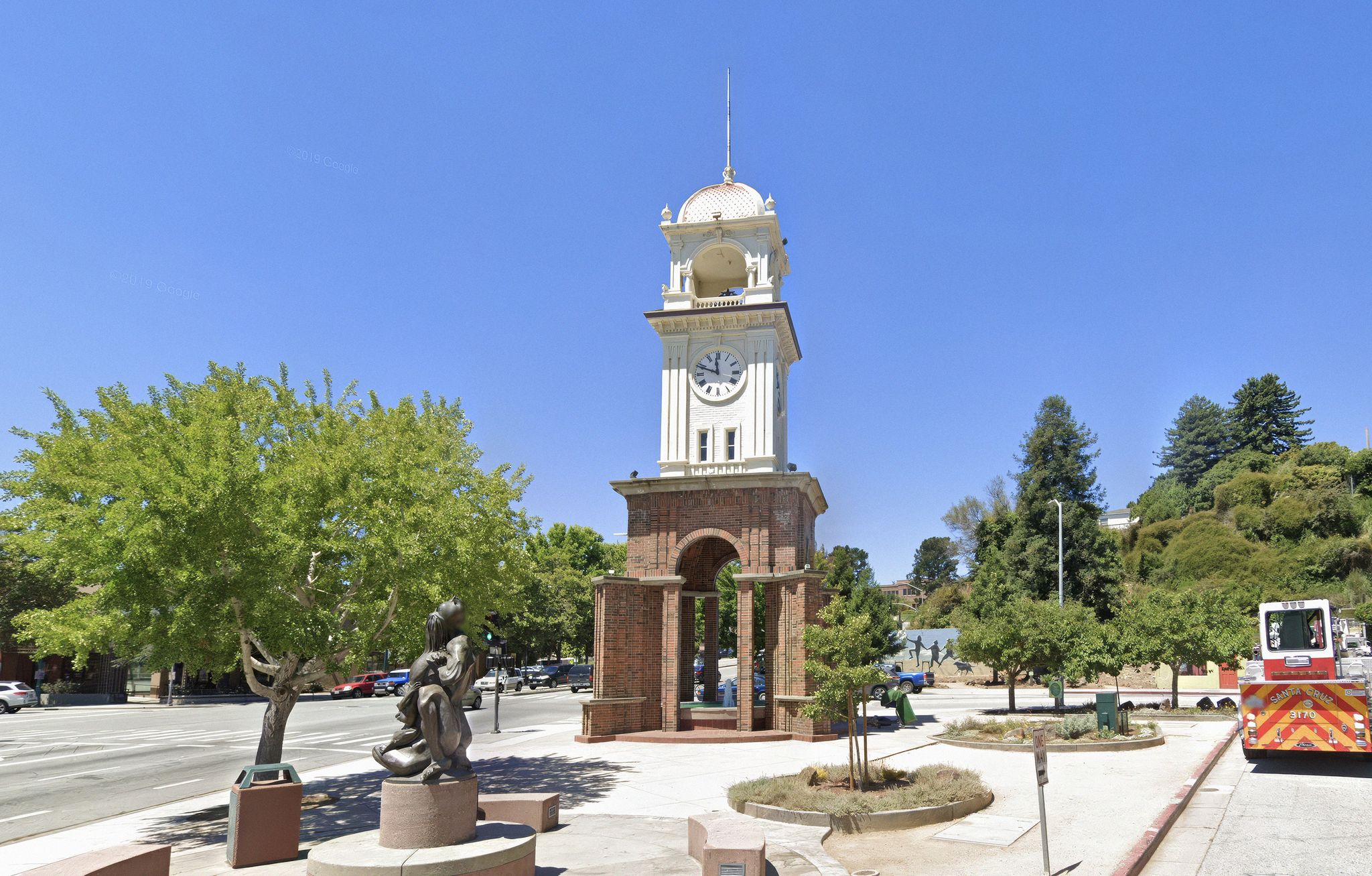 Santa Cruz: Suspect Arrested After Stabbing Near Town Clock
