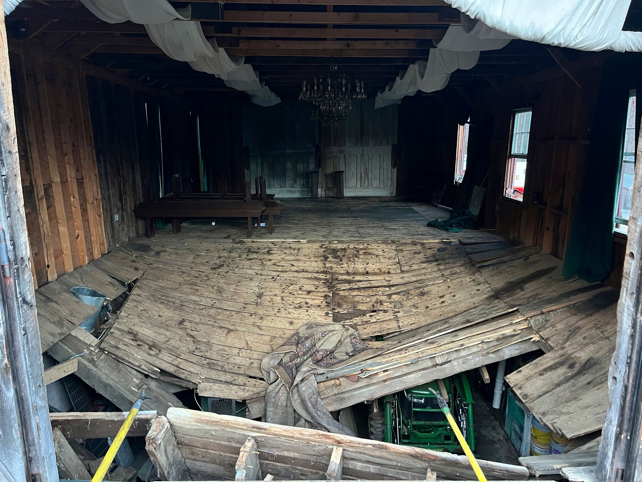 Six people injured after floor collapses at New Hampshire wedding venue