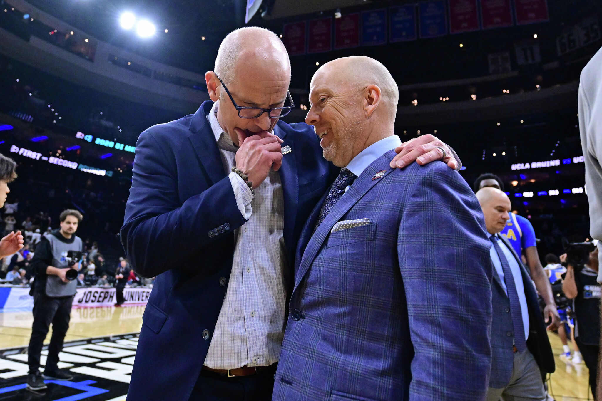 Dan Hurley's 'old-school coaches' group chat has Tom Izzo, Mick Cronin