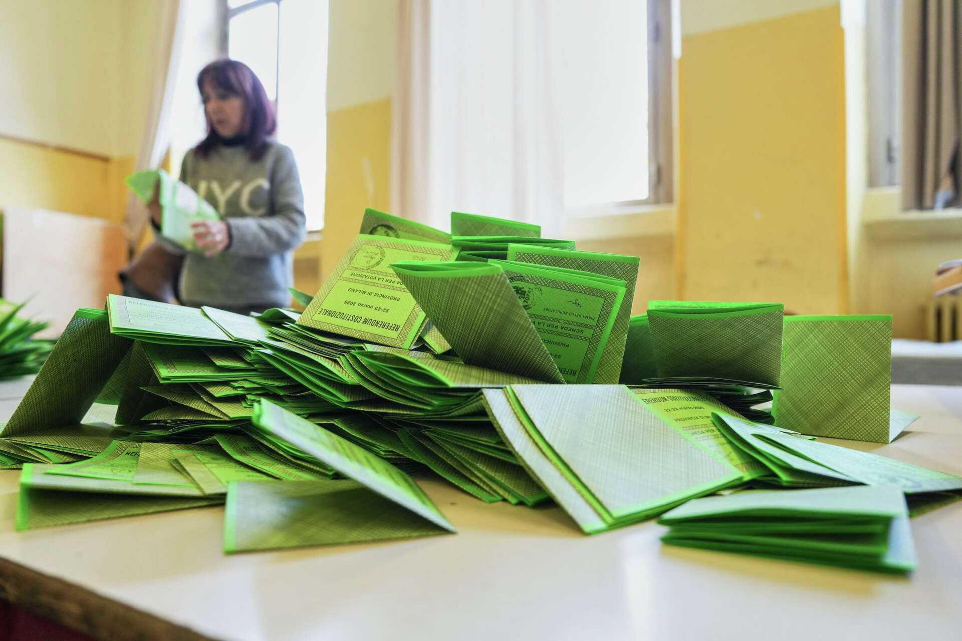 Italian voters reject judicial reform in a setback for Premier Giorgia ...