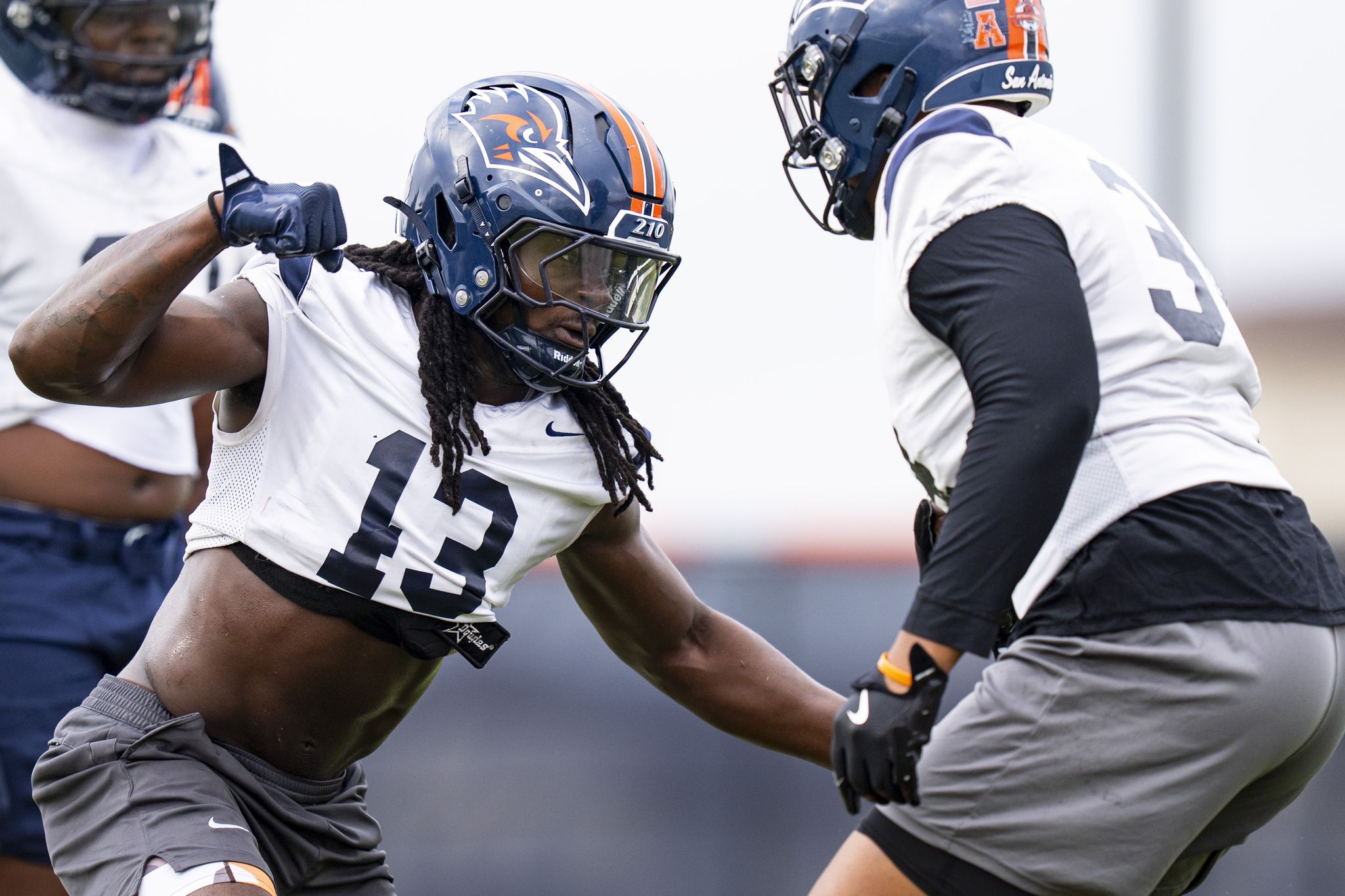 UTSA returners hold steady on first day of spring football practice