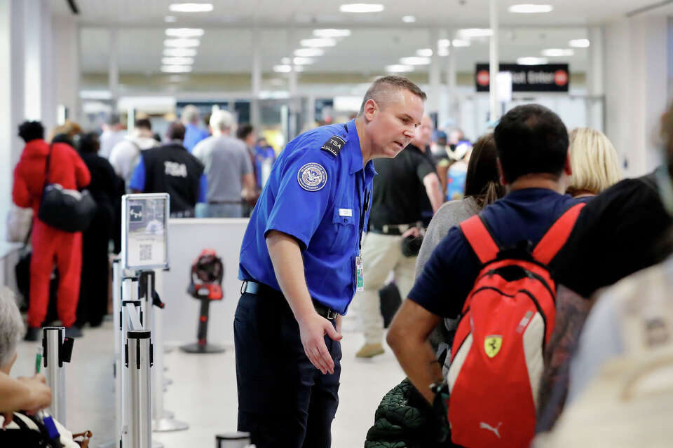 Houston airport's only TSA checkpoints pass 4-hour waits