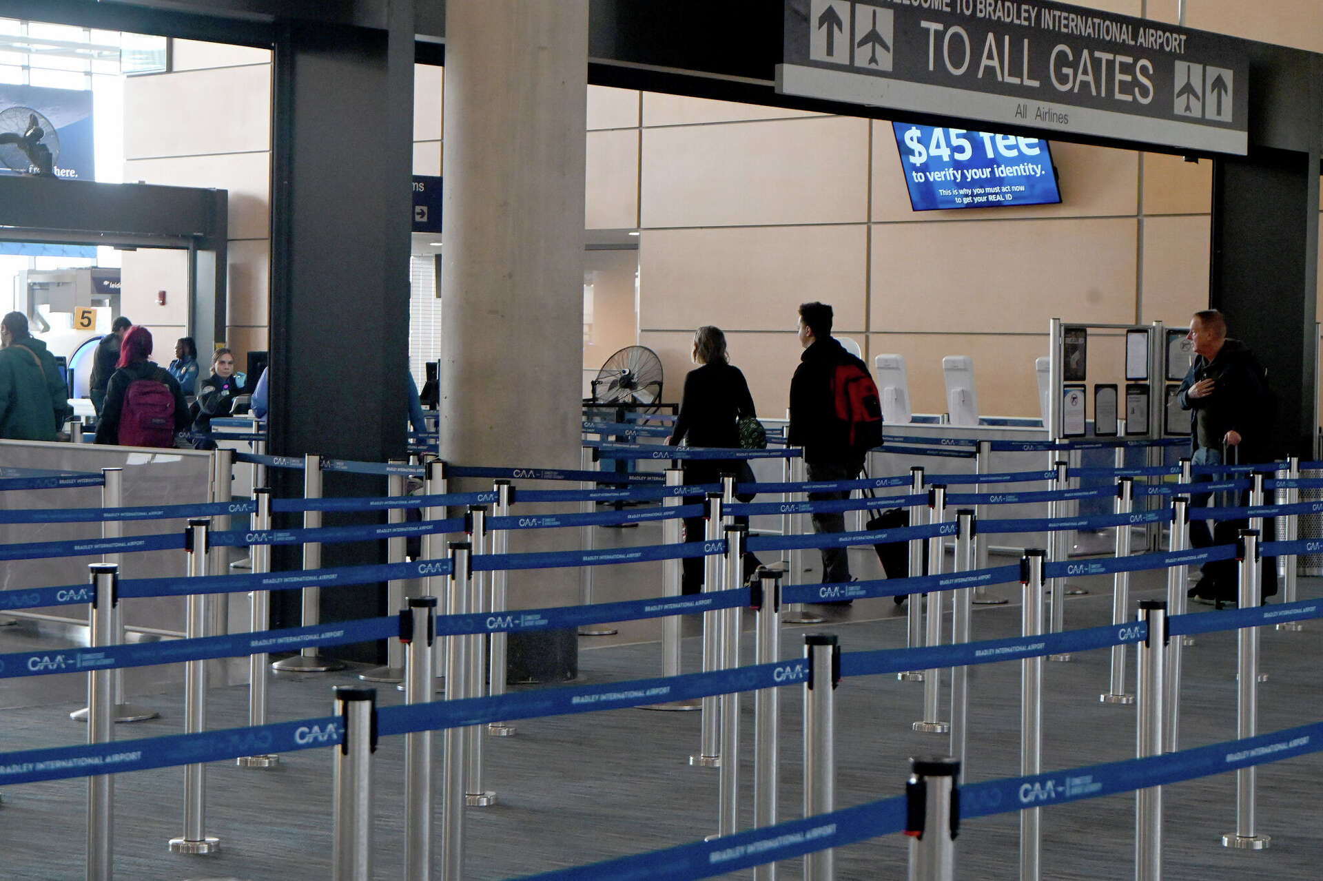 Hourslong TSA delays hit major airports, but not in Connecticut