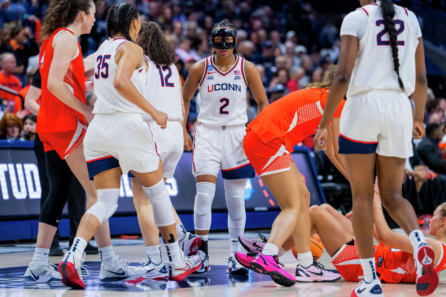 UConn star Azzi Fudd leads the Huskies to NCAA win over Syracuse
