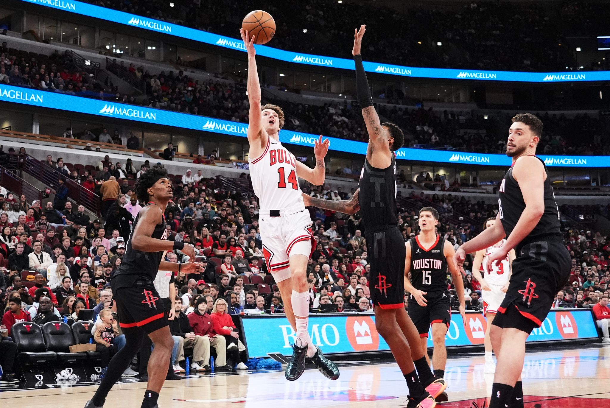 Bulls race to 20-point lead in 1st quarter, hang on to beat the Rockets ...