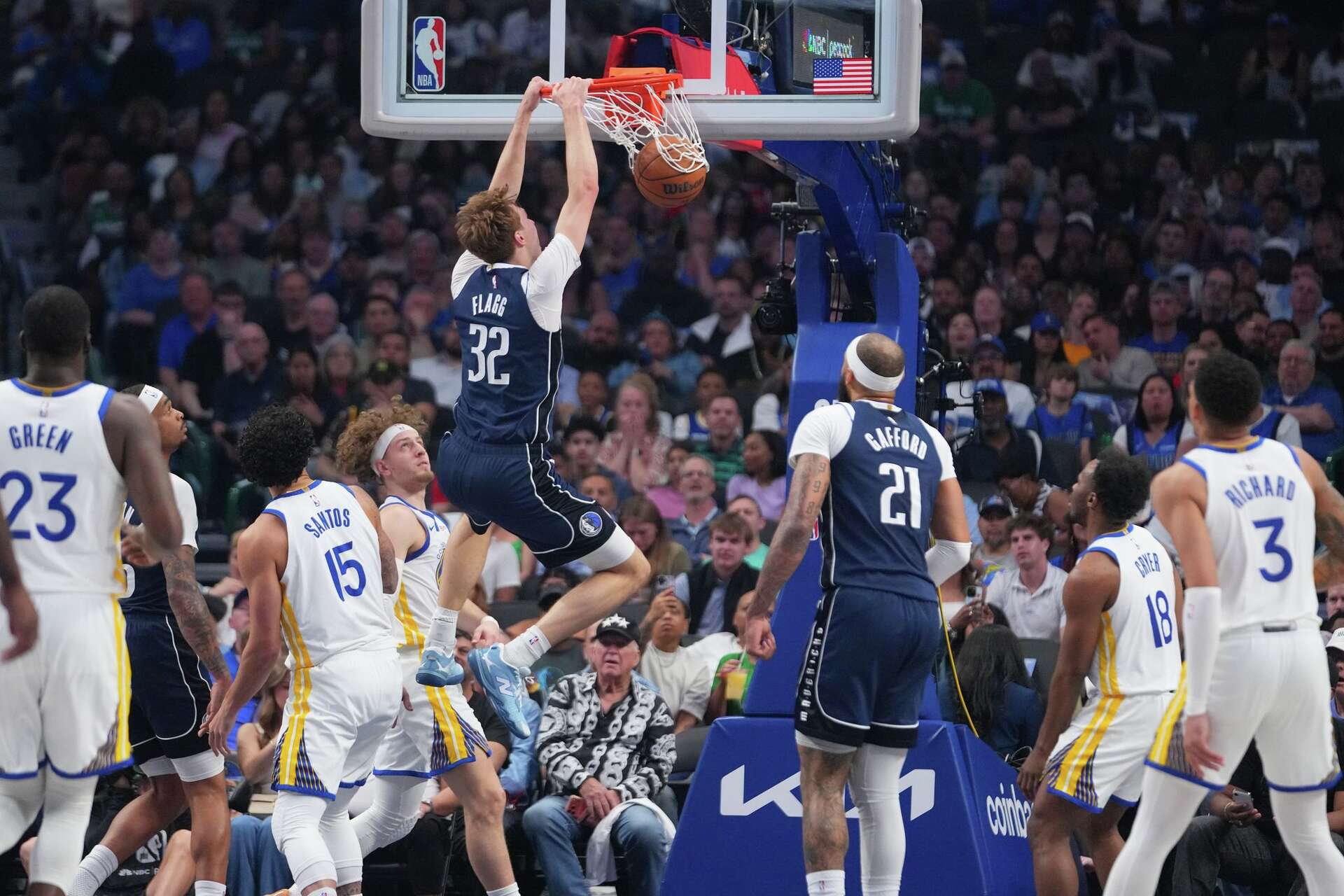 Moses Moody scores 23 before apparently serious injury late as Warriors ...