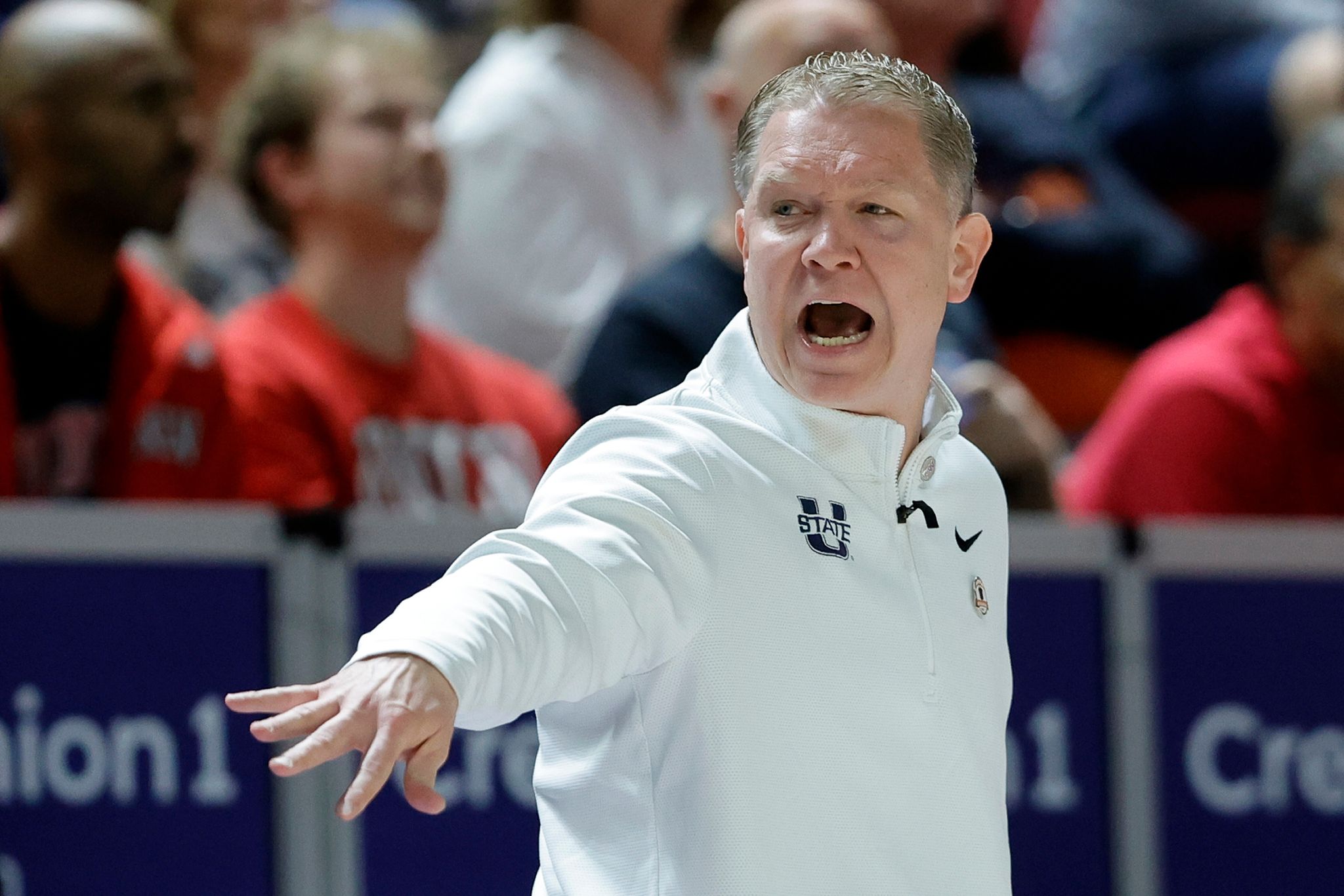 Cincinnati hires alum Jerrod Calhoun as men's basketball coach