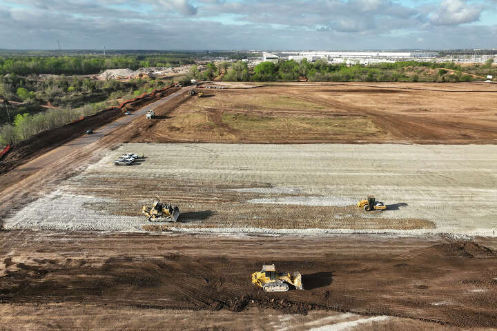 Tesla chip design plant construction in Austin| Photos