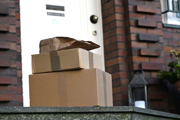 What’s open on Easter 2026? Stores, banks, USPS hours