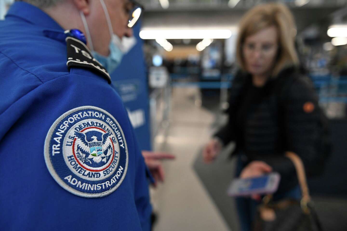 The Latest: Trump signs executive order to pay TSA after funding bill ...