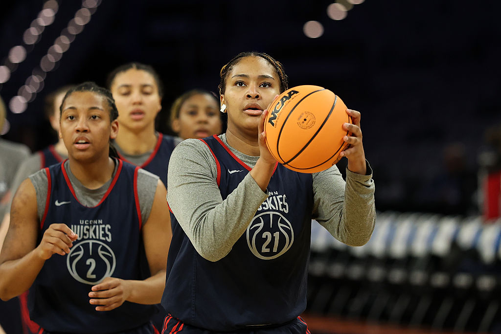 Sarah Strong considered picking UNC over UConn. Here's why she didn't