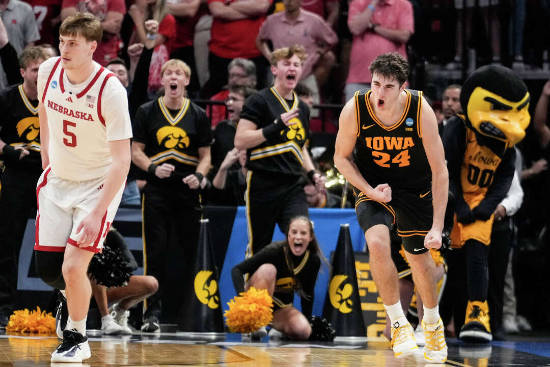 Sweet 16 scores: March Madness results, weekend schedule for NCAA
