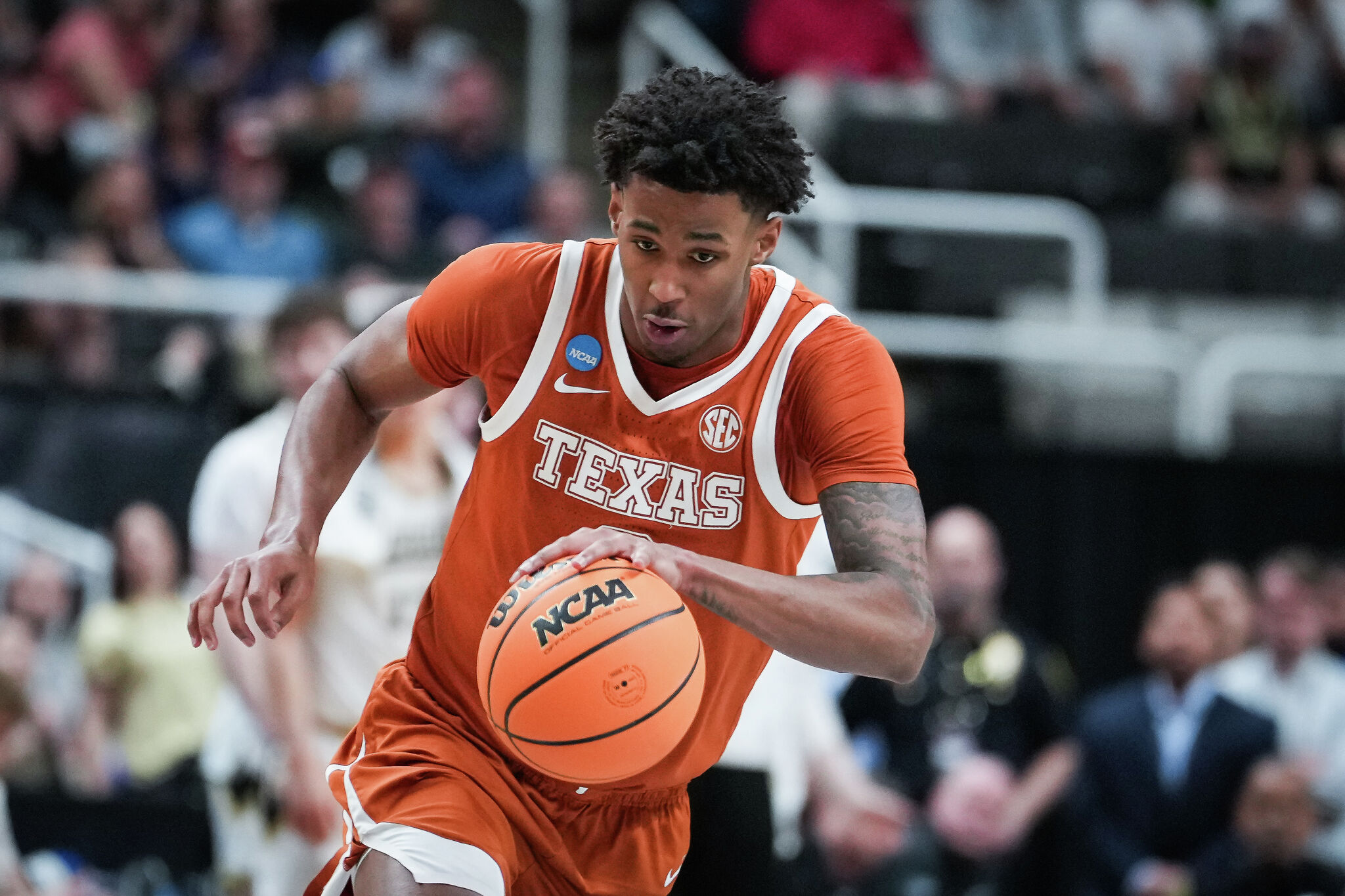 Dailyn Swain: Texas basketball star declares for 2026 NBA Draft