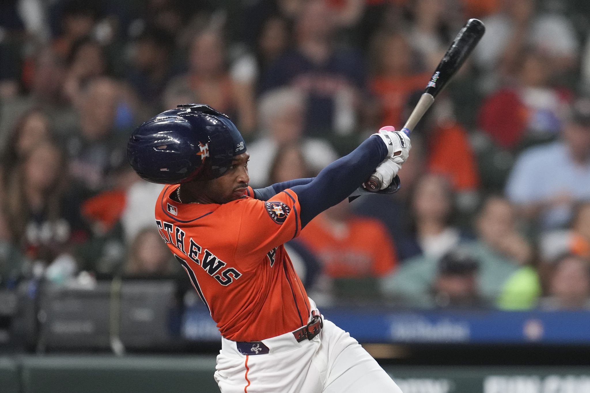 Houston Astros start Brice Matthews in center in test of versatility