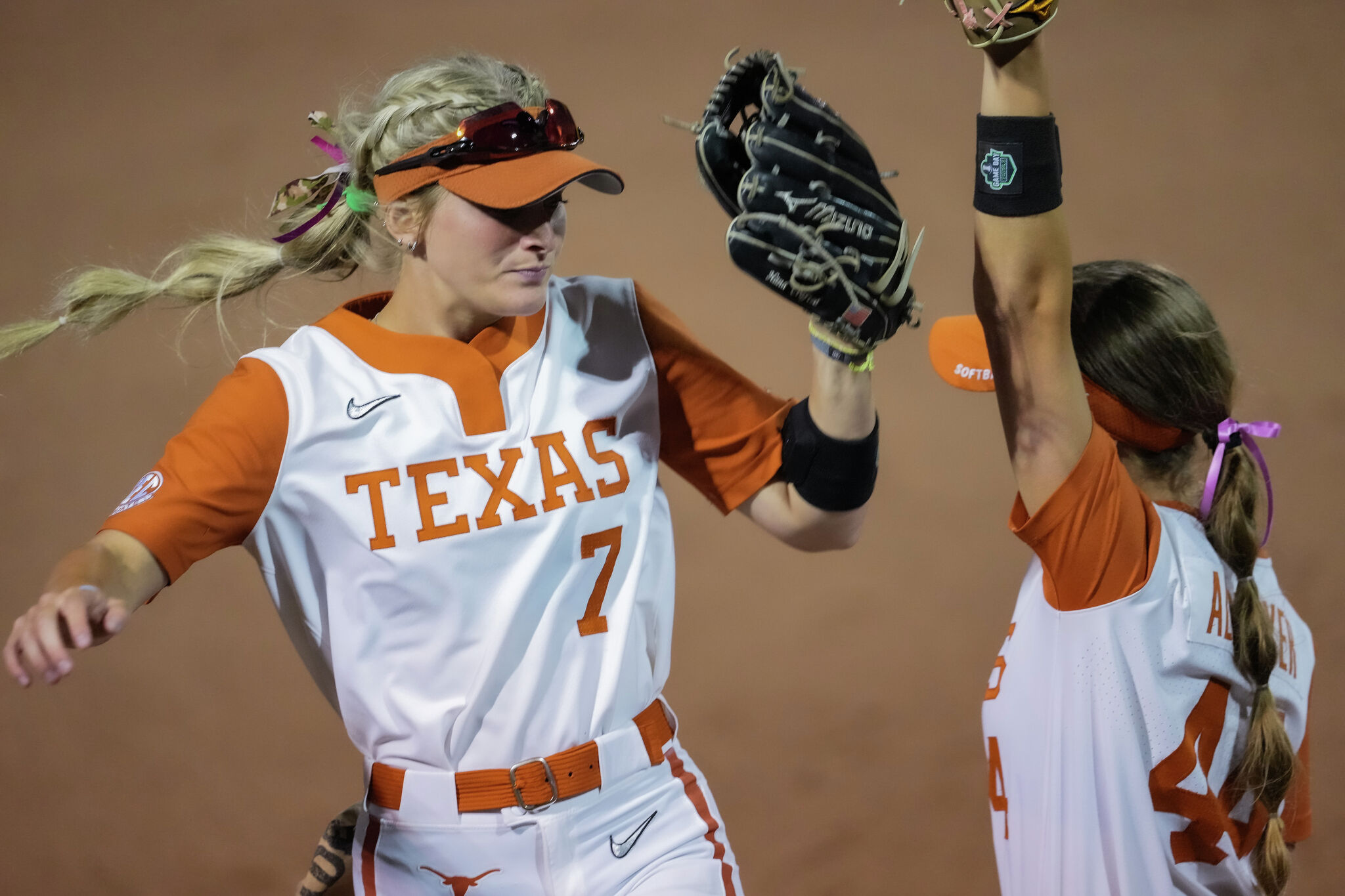 Texas vs Georgia: Replay as Bulldogs take Game 2 to even SEC series
