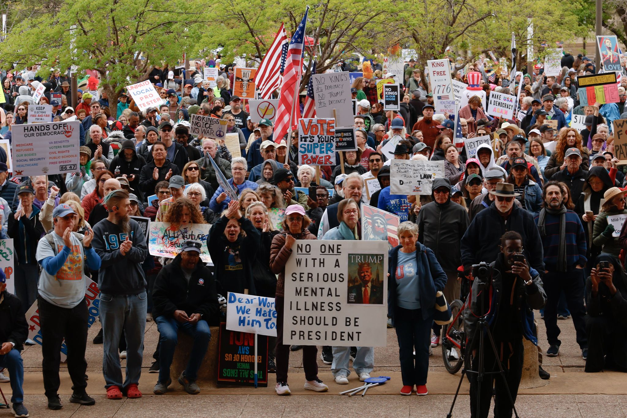 LIVE: Demonstrators across D-FW cities take part in No Kings protests