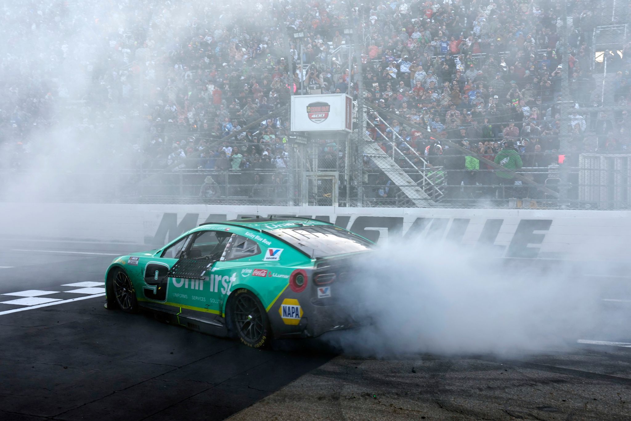 Chase Elliott beats Denny Hamlin at Martinsville Speedway for 1st ...