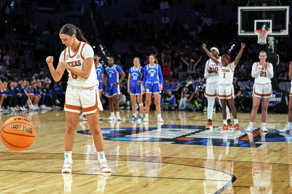 Why is Texas' Sarah Graves so popular at women's Final Four?