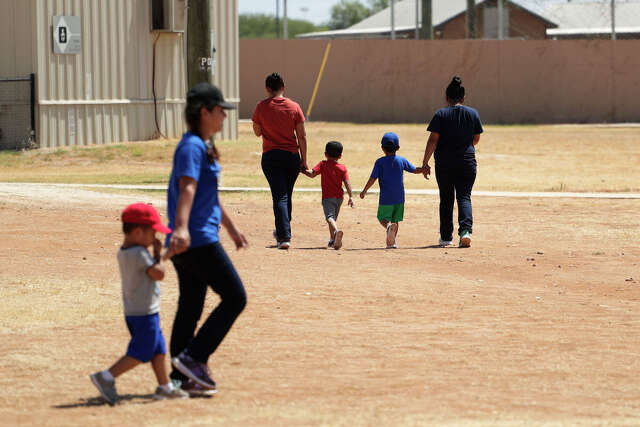 Texas congressman demands release of sick 2-year-old at Dilley
