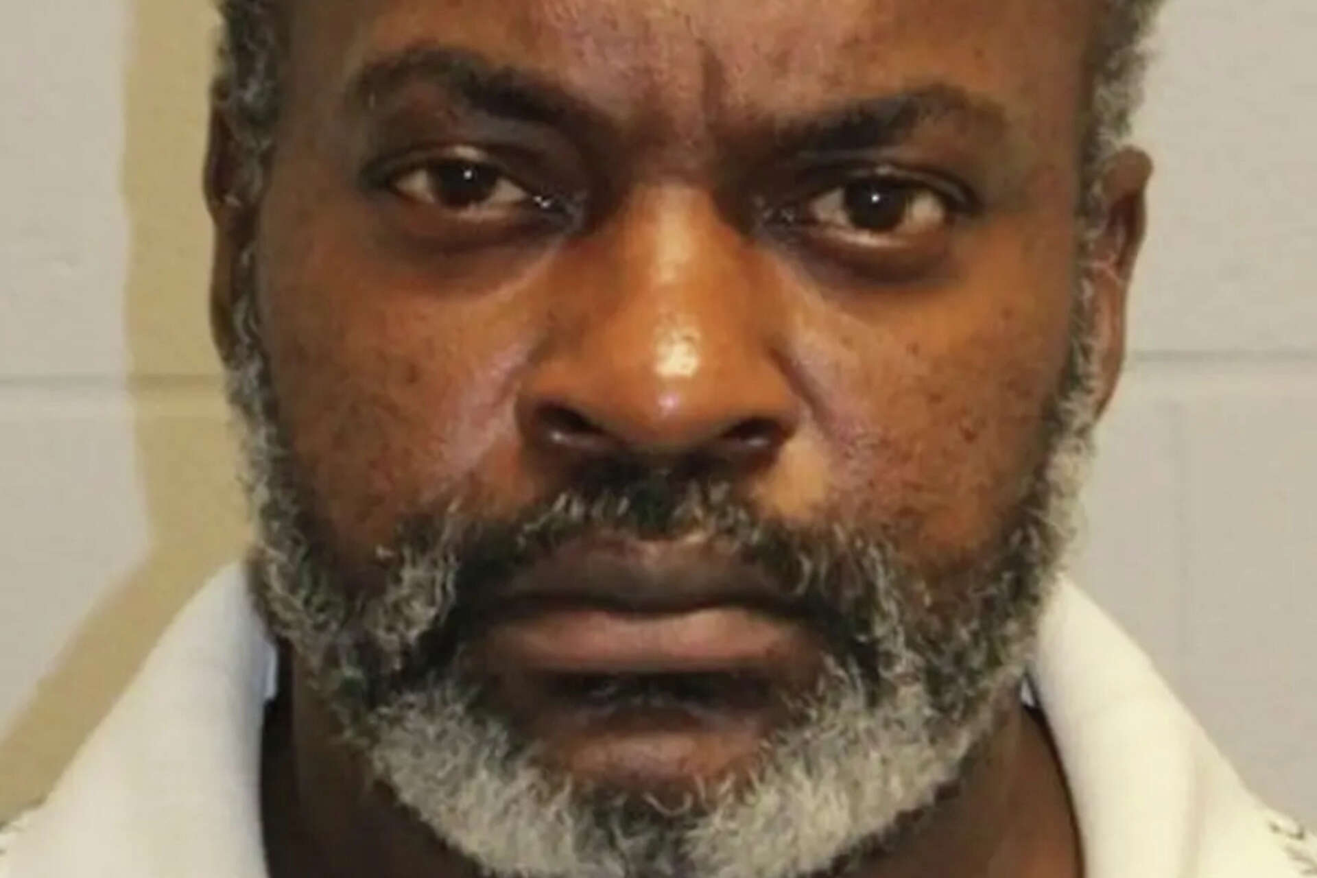 Worker denied $150K theft from CT home but offered repayment: Warrant