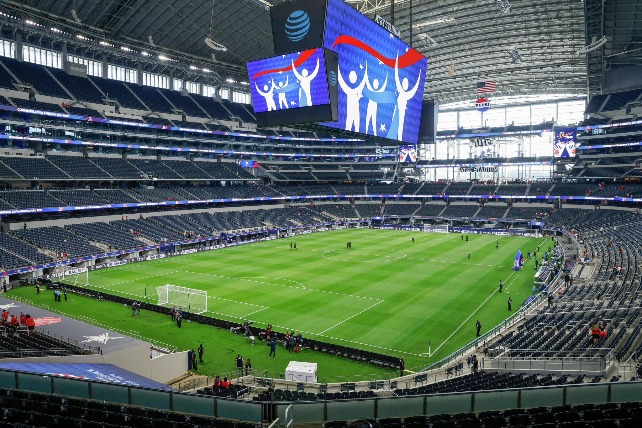 How long will AT&T Stadium use grass surface after FIFA World Cup?