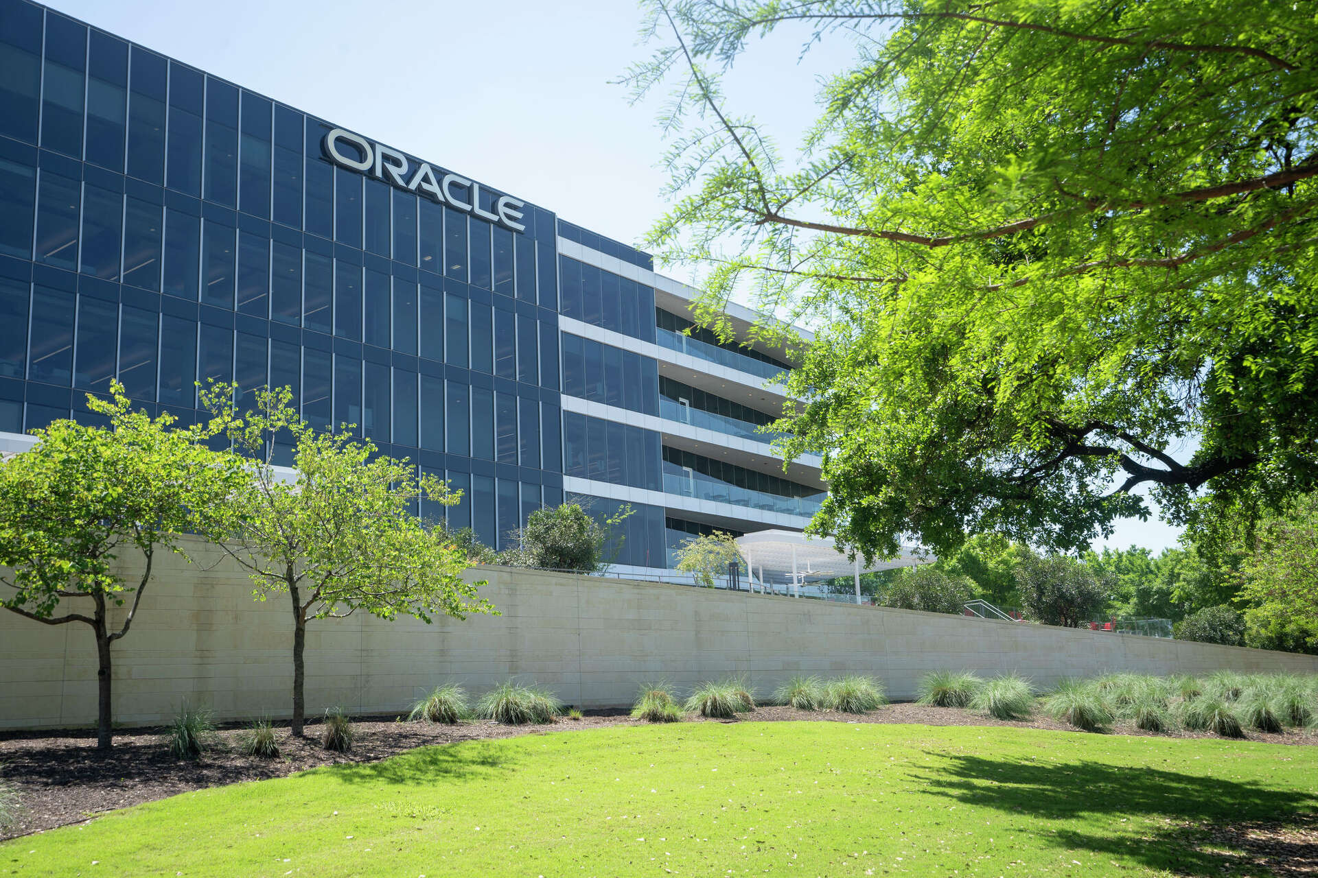 Austin's tech mammoth Oracle reportedly lays off thousands