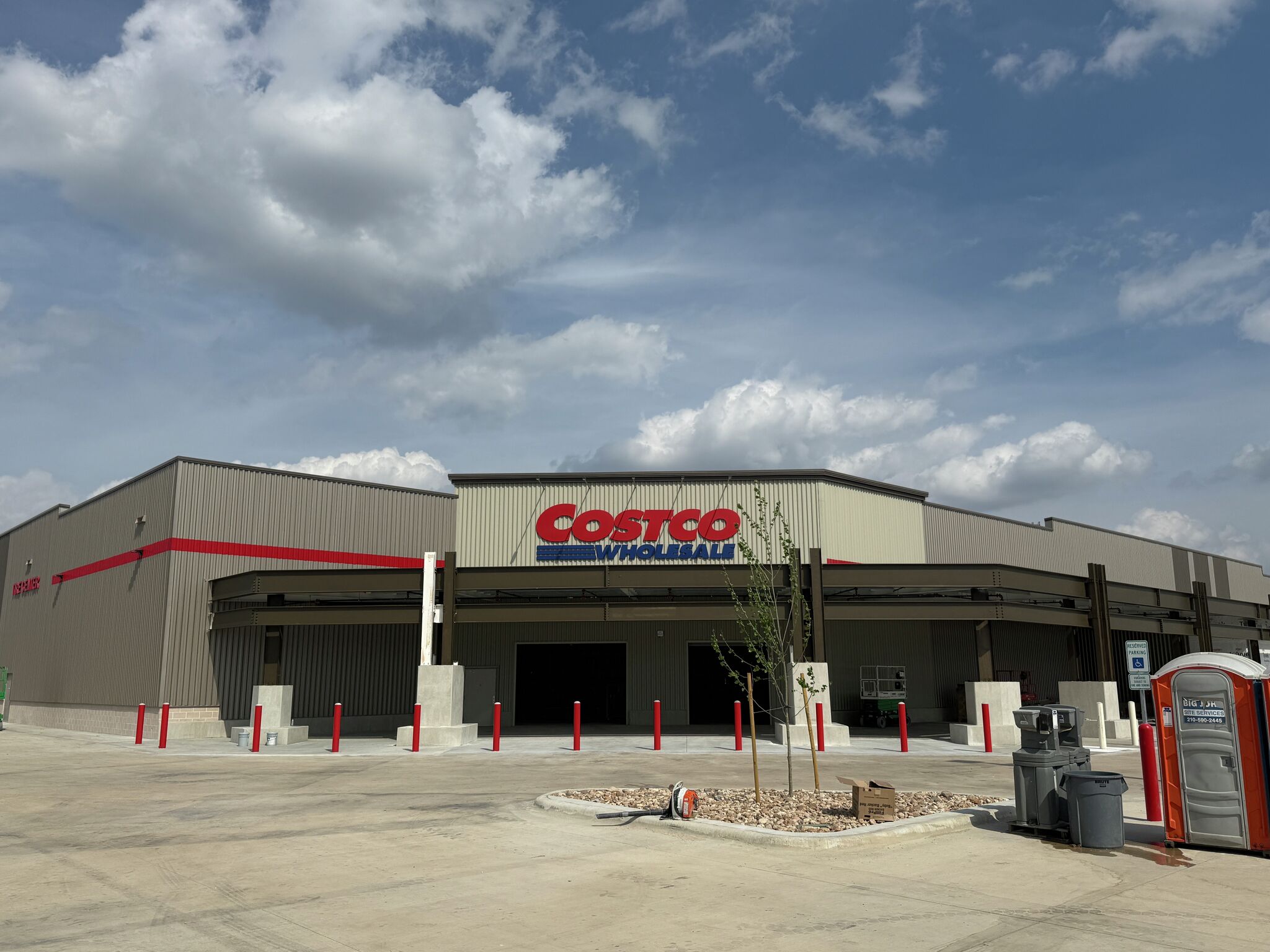 Long-awaited $37M Costco sets May opening in the Hill Country