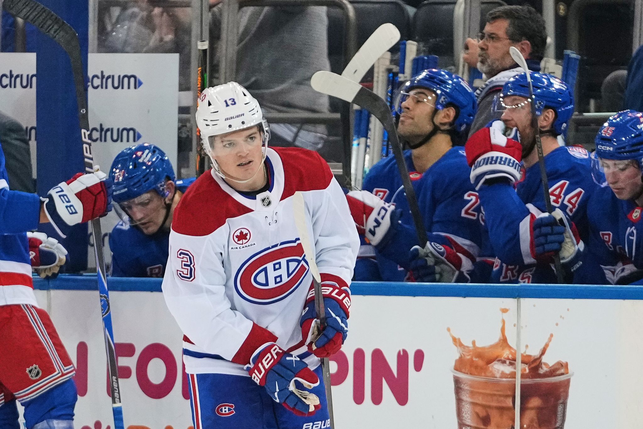 Cole Caufield reaches 49 goals as the Canadiens win their 7th in a row ...