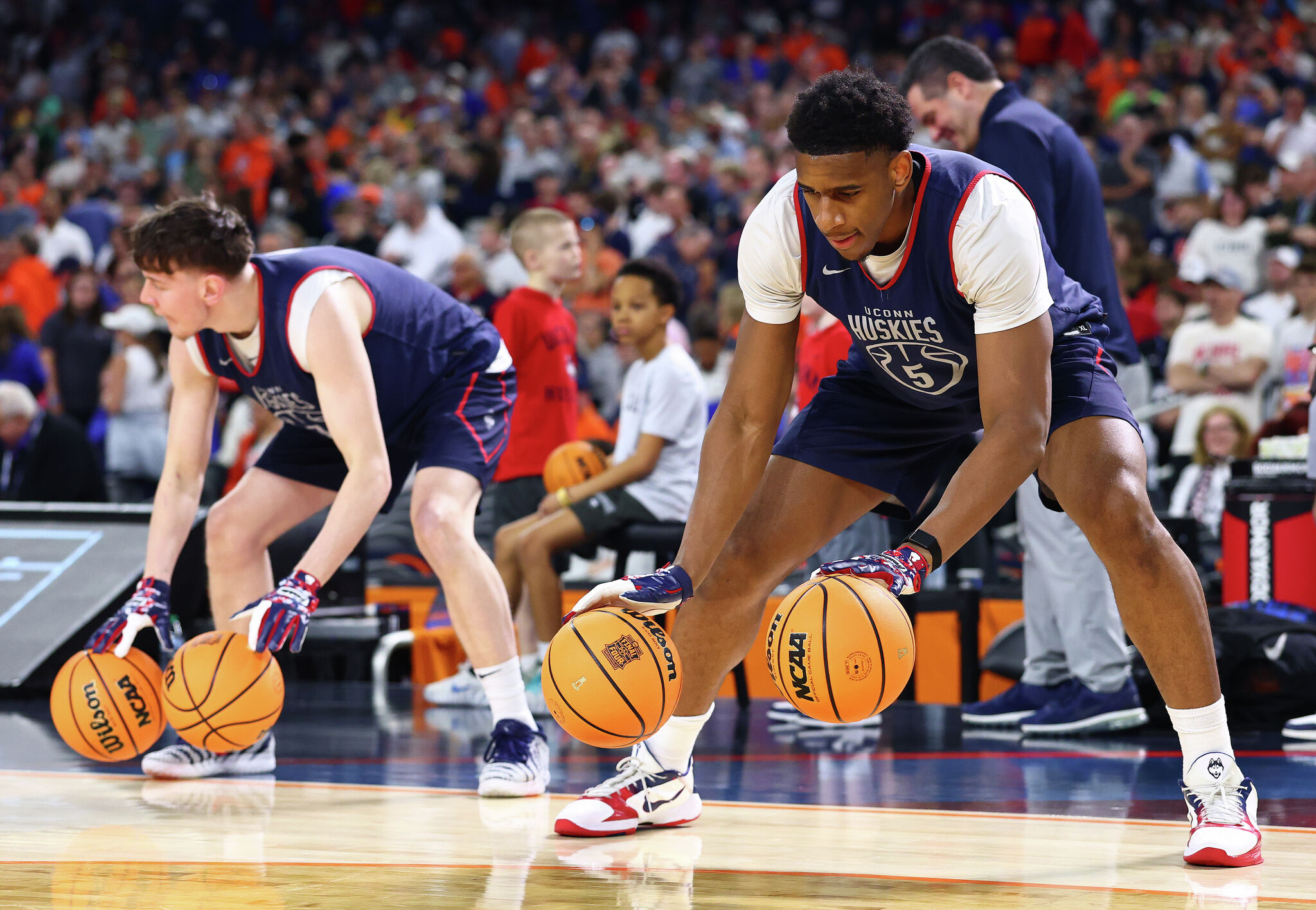 Why UConn men's basketball wore batting gloves at Final Four practice