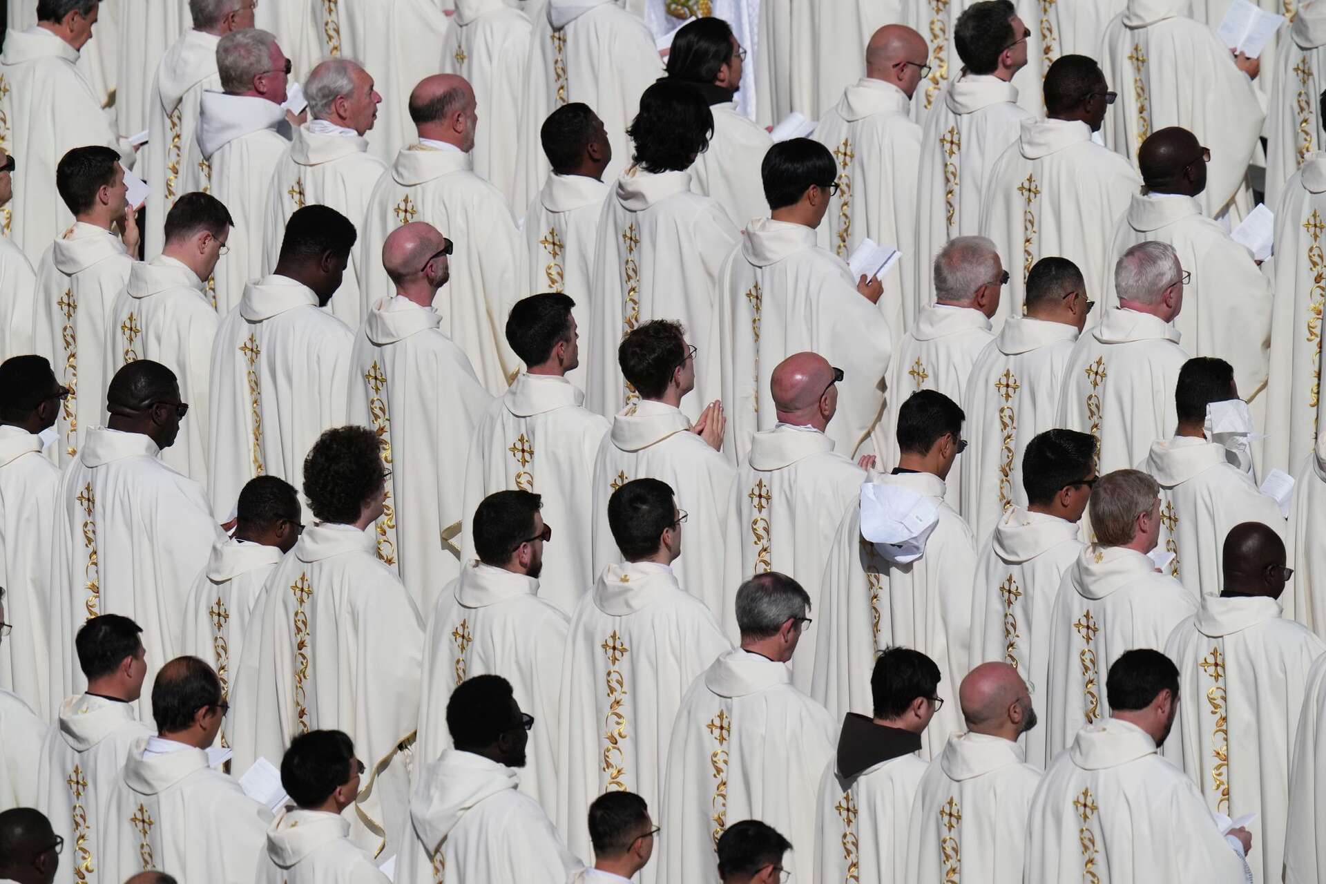 Photos show Pope Leo's first Easter Mass as pontiff