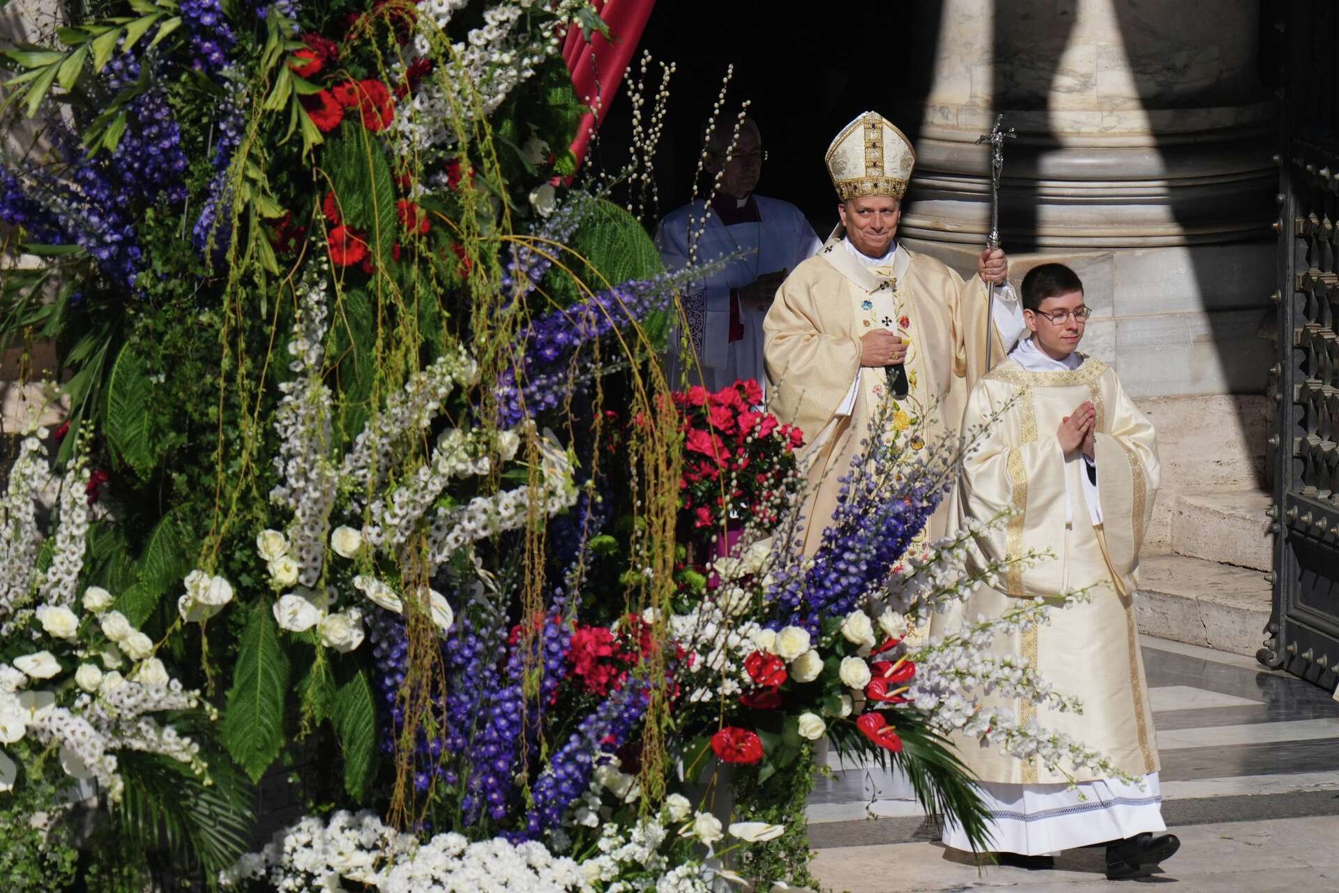 Photos show Pope Leo's first Easter Mass as pontiff