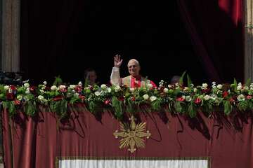 Photos show Pope Leo's first Easter Mass as pontiff