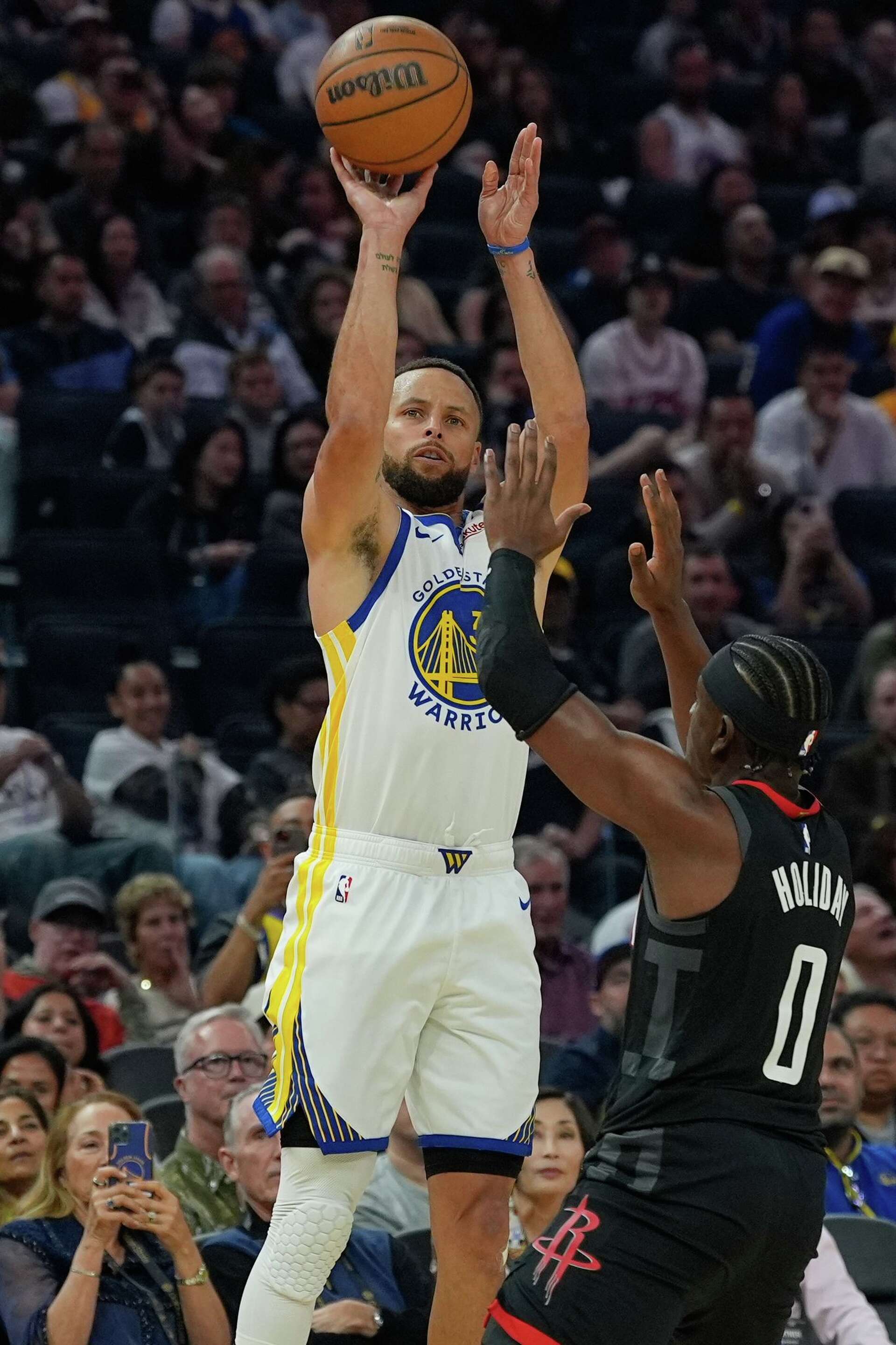 Houston Rockets edge Golden State Warriors, Stephen Curry