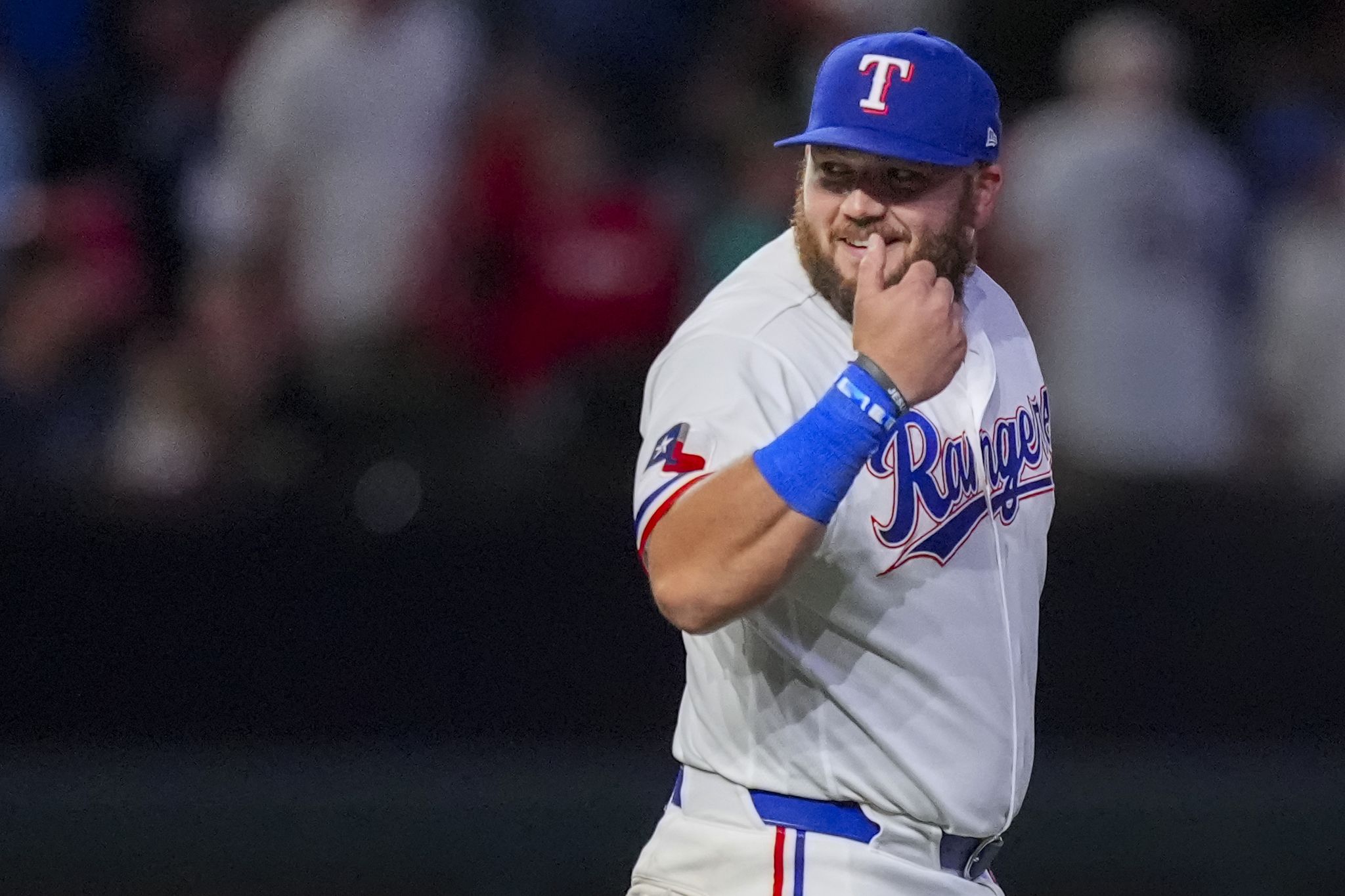 Michigan powers through UConn for its second national title