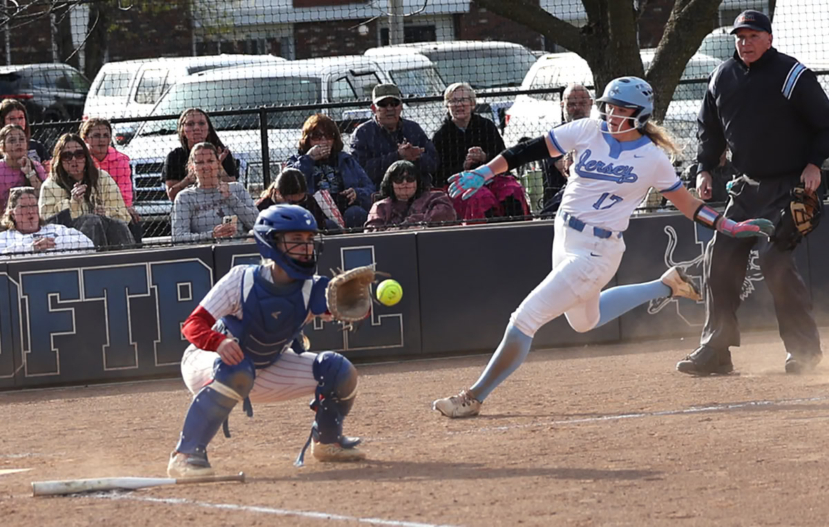 Lilli Ray keeps power on, but Jersey softball surges past Roxana