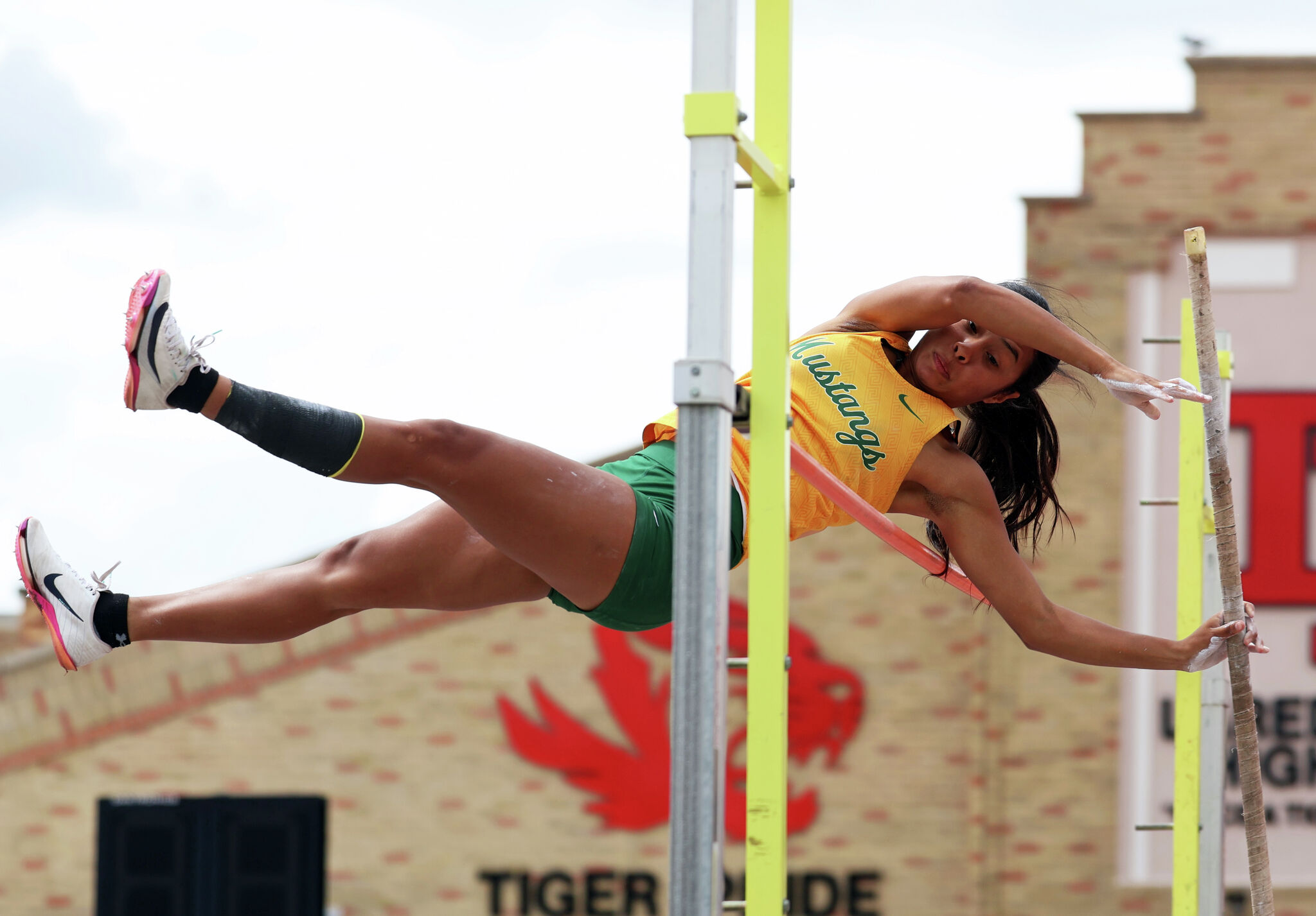 Laredo field event district champions crowned; area qualifiers set